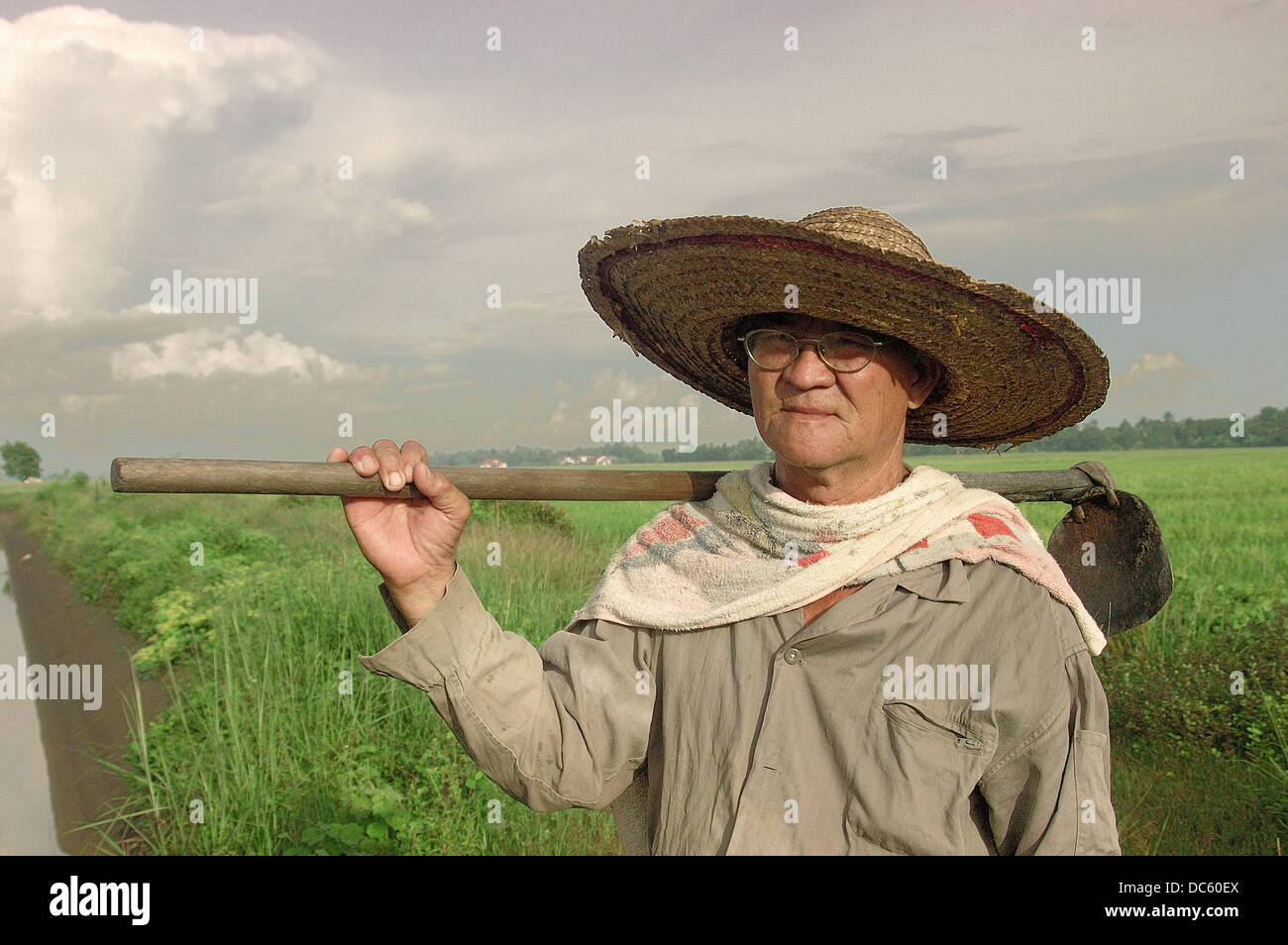 Chinese peasant hat hi-res stock photography and images - Alamy