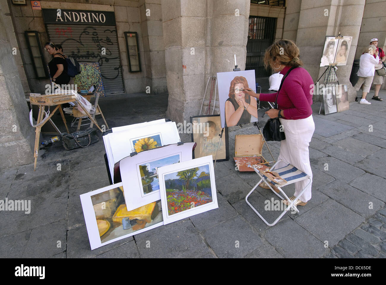 Plaza mayor madrid drawing hi-res stock photography and images - Alamy