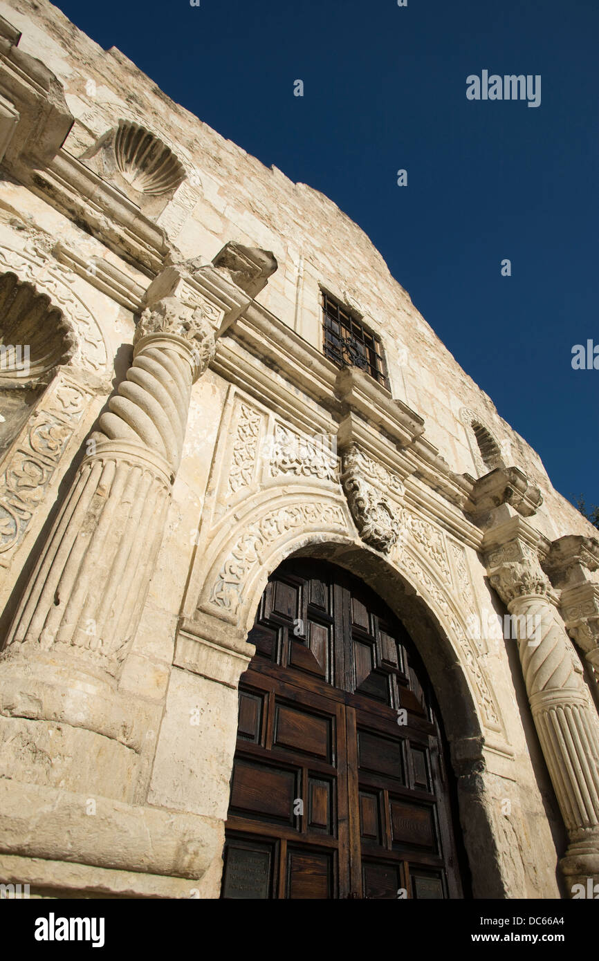 ALAMO MISSION SAN ANTONIO DE VALERO ALAMO PLAZA DOWNTOWN SAN ANTONIO ...
