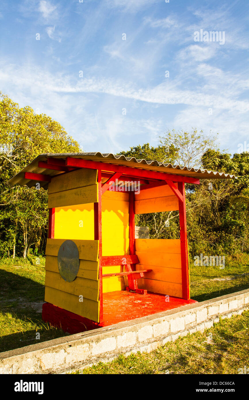 Lifeguard station at Peri Lagoon Municipal Park Stock Photo - Alamy