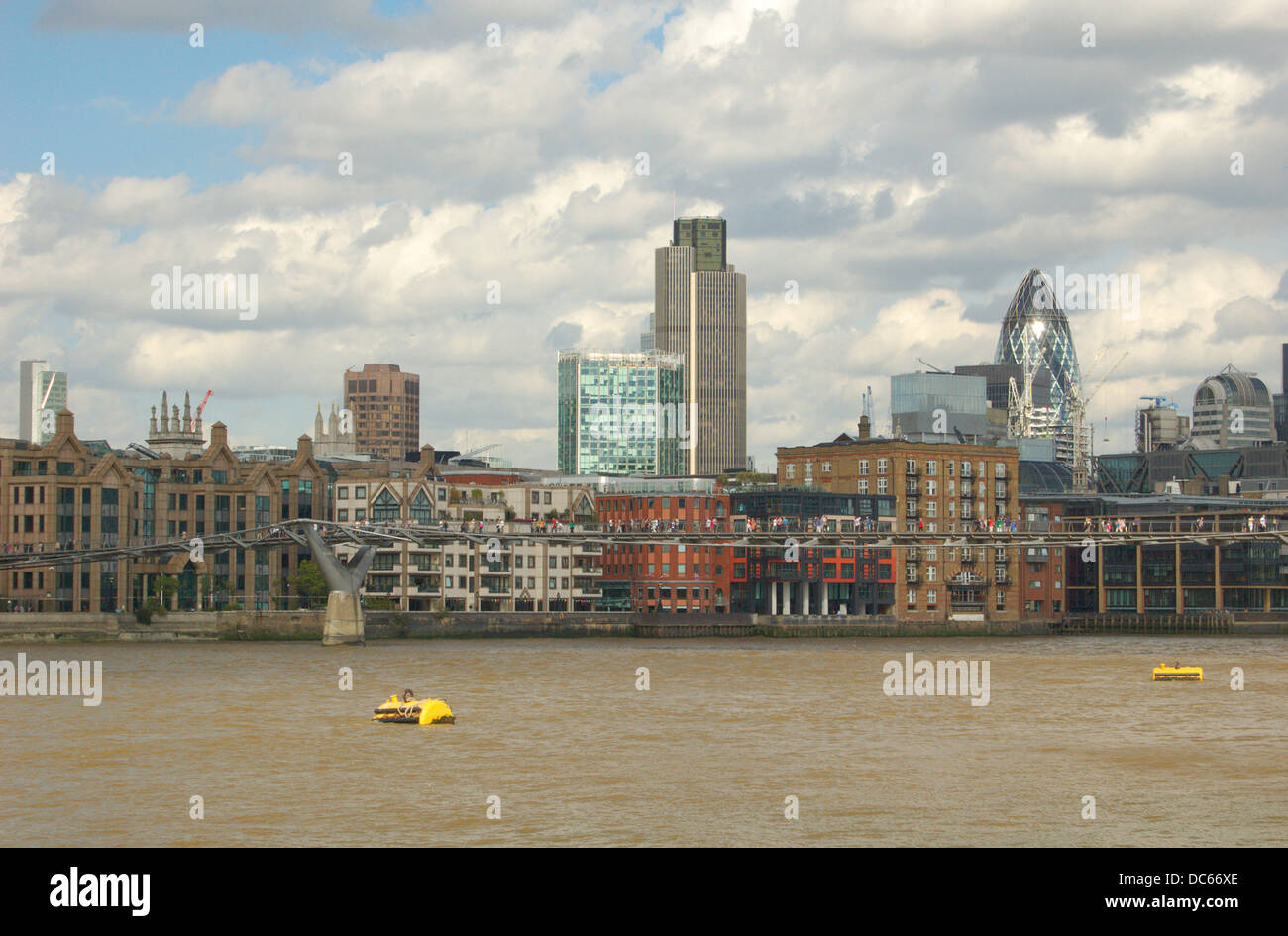 Skyscrapers south london hi-res stock photography and images - Alamy