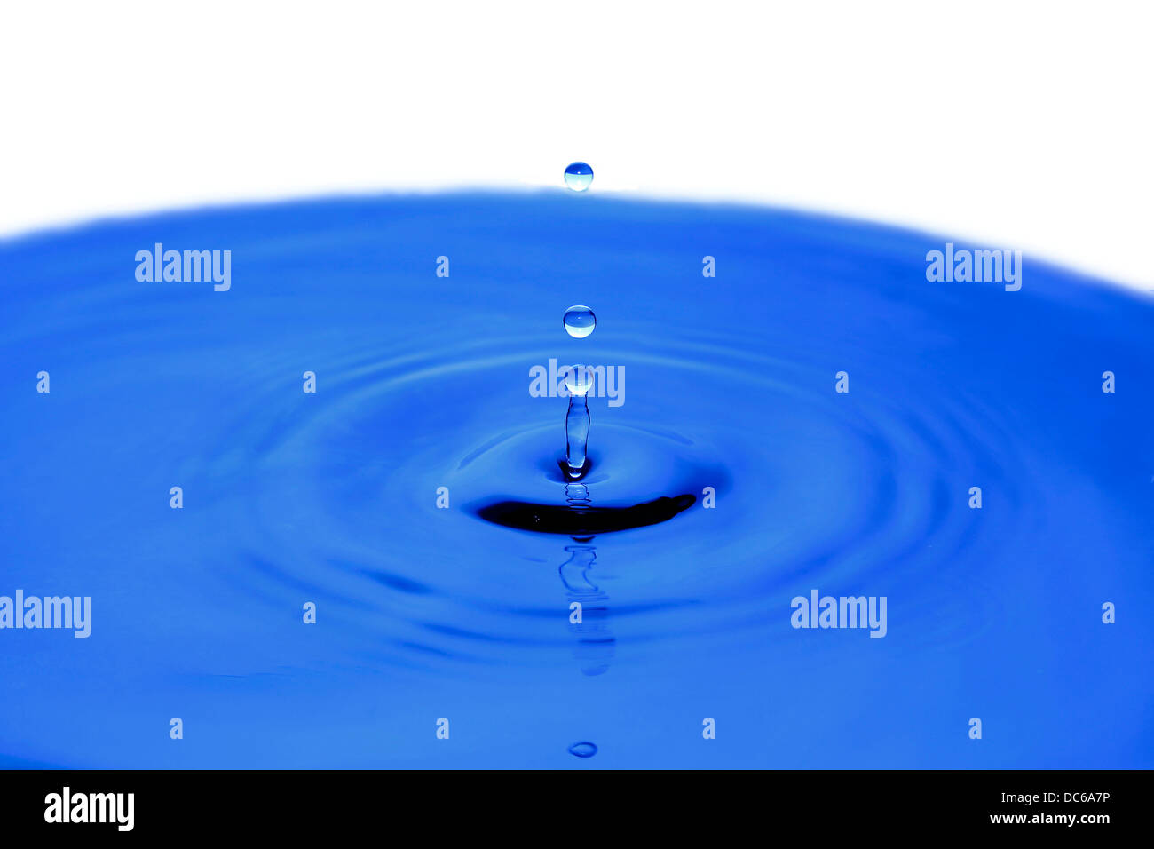 Blue water splash hi-res stock photography and images - Alamy