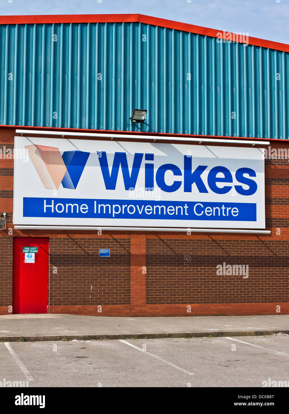 Wickes trade diy hi-res stock photography and images - Alamy