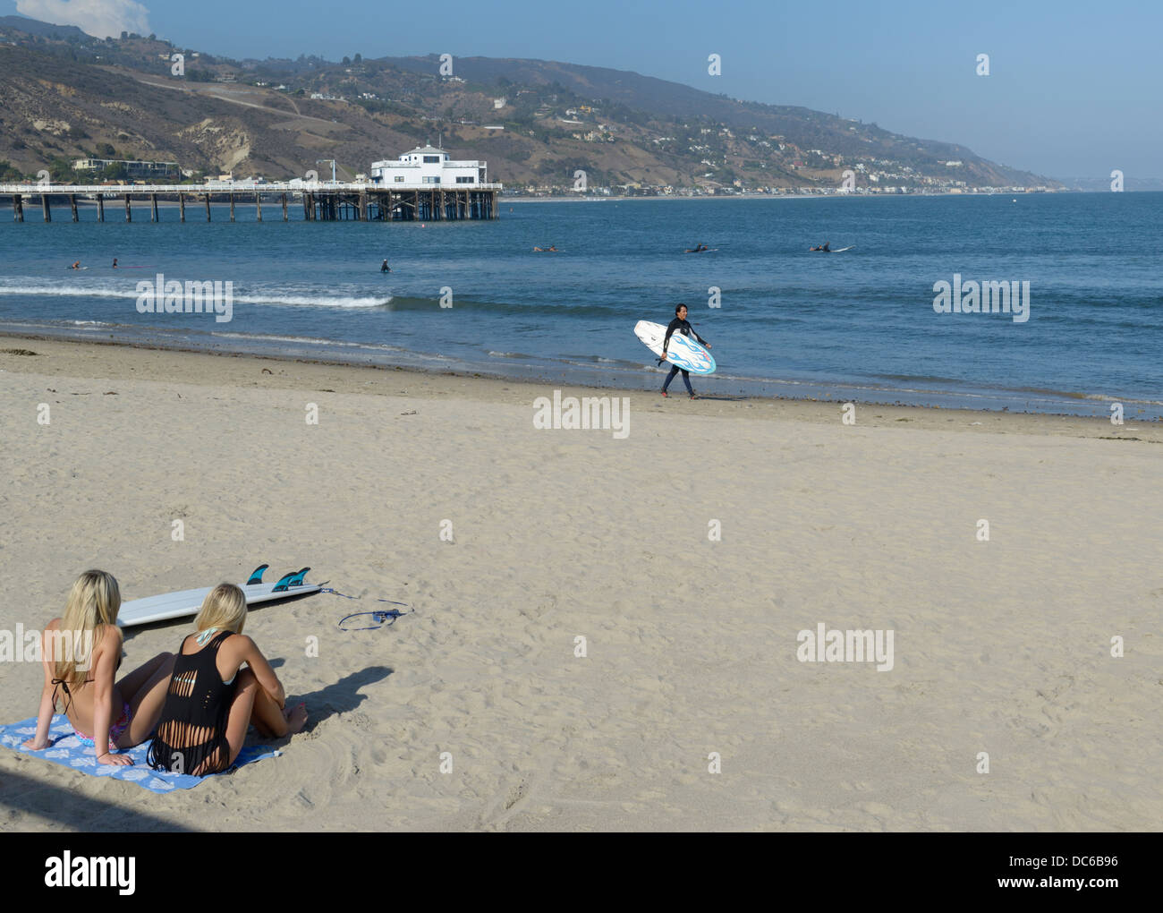 Sunny southern california beach hi-res stock photography and images - Alamy