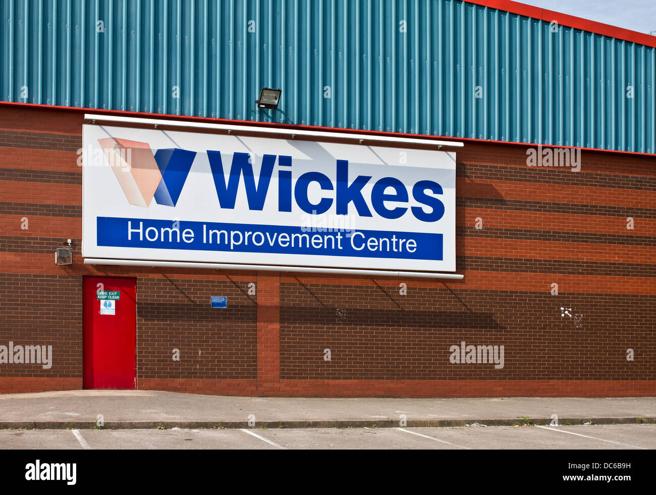 Wickes trade diy hi-res stock photography and images - Alamy