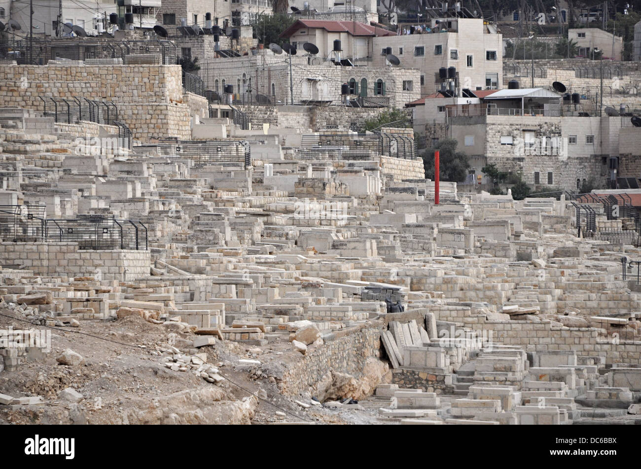 Israel cemetery hi-res stock photography and images - Alamy