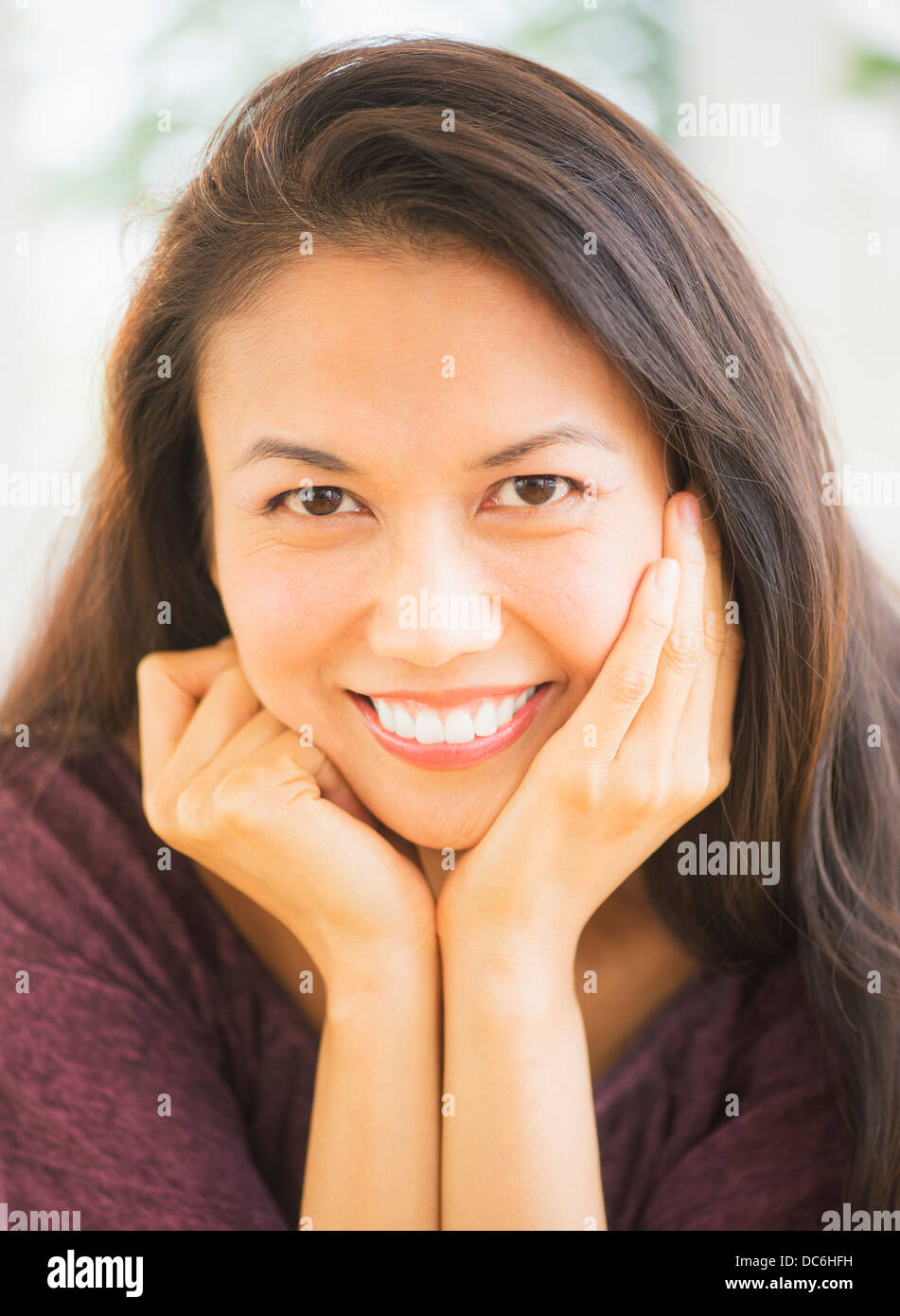 Portrait of mid adult women Stock Photo - Alamy