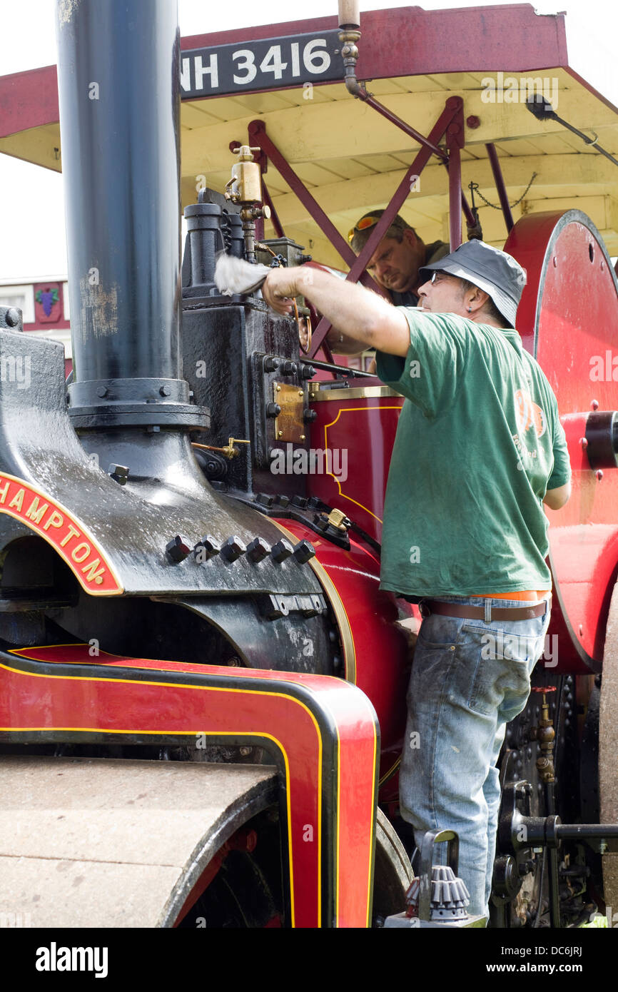 man / mechanic working on a Traction Steam Engine Stock Photo - Alamy