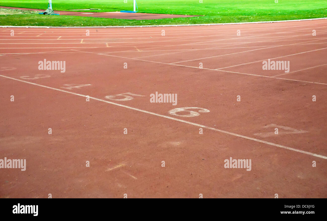Track and field finish line hi-res stock photography and images - Alamy