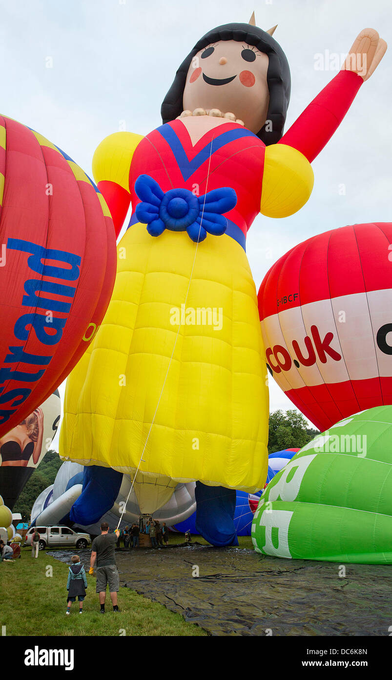 Hot air balloon tethering hi-res stock photography and images - Alamy