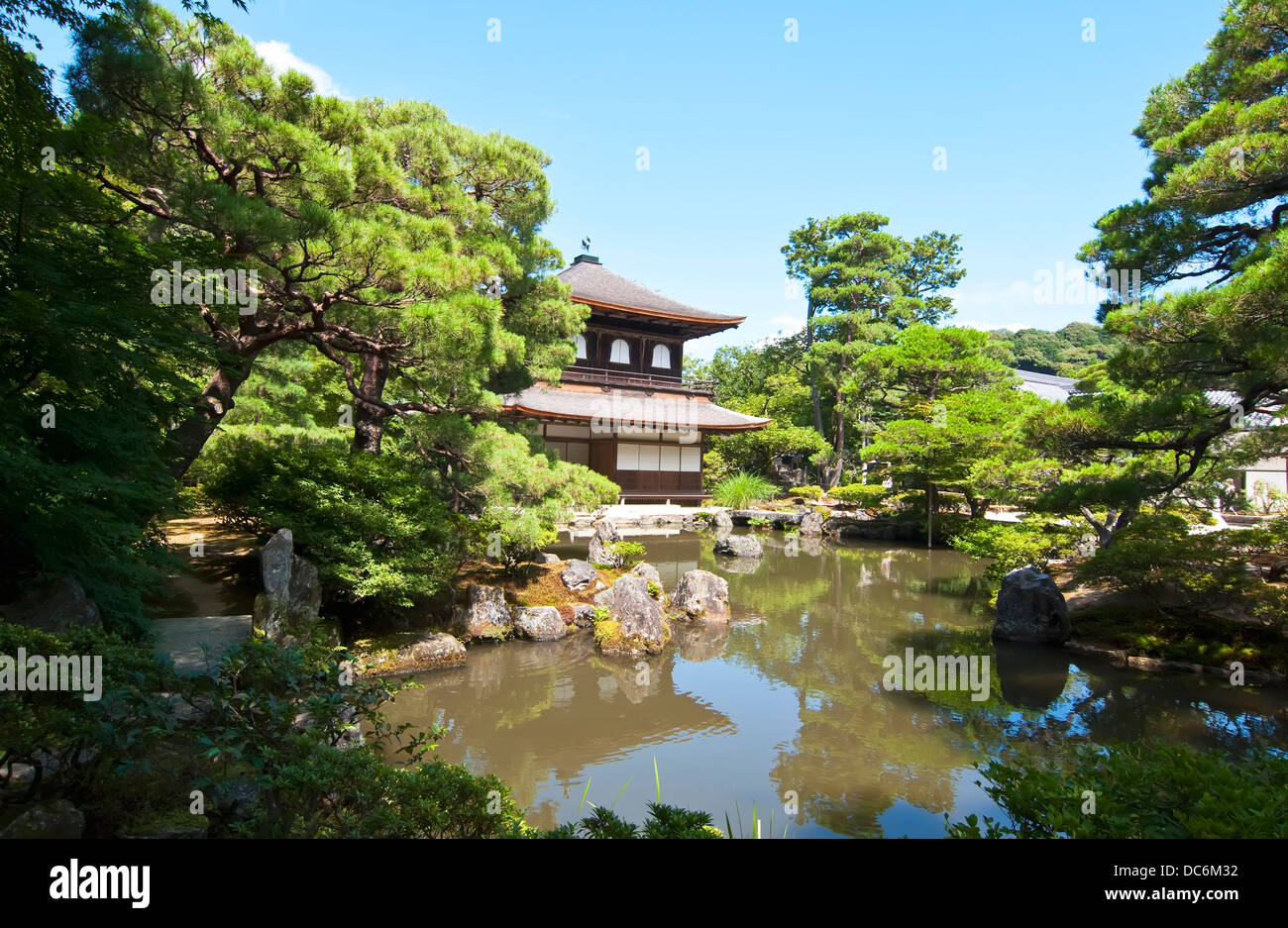Beautiful landscape design japanese gardens hi-res stock photography ...