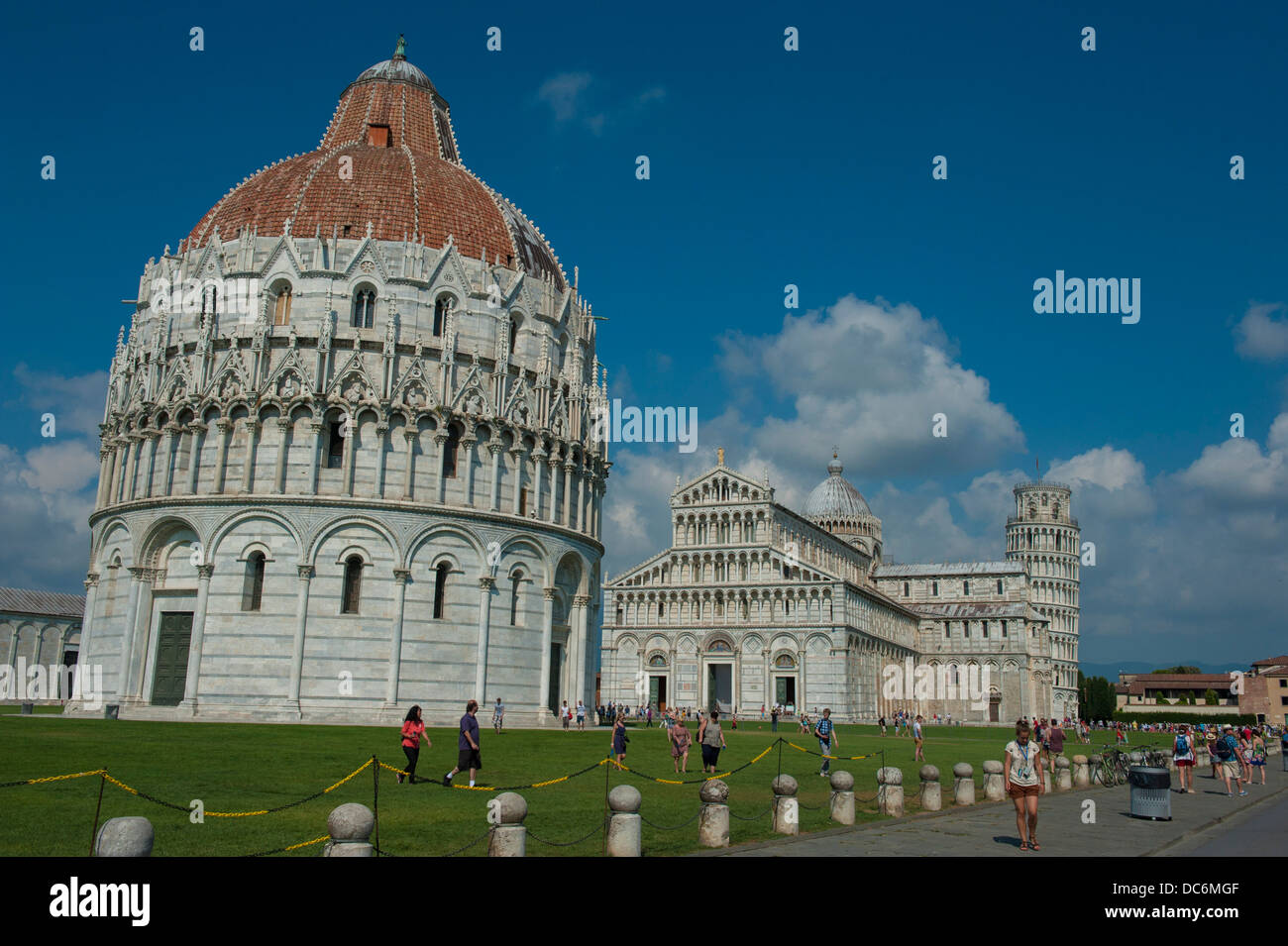 Piazza Del Duomo in Pisa Stock Photo - Alamy