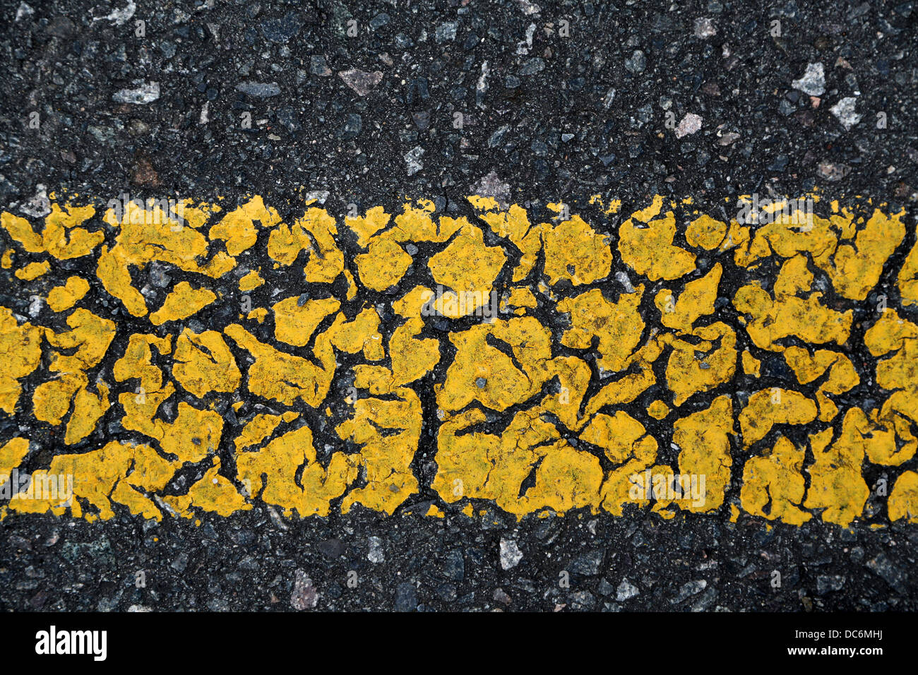 Asphalt road texture yellow stripe hi-res stock photography and images ...