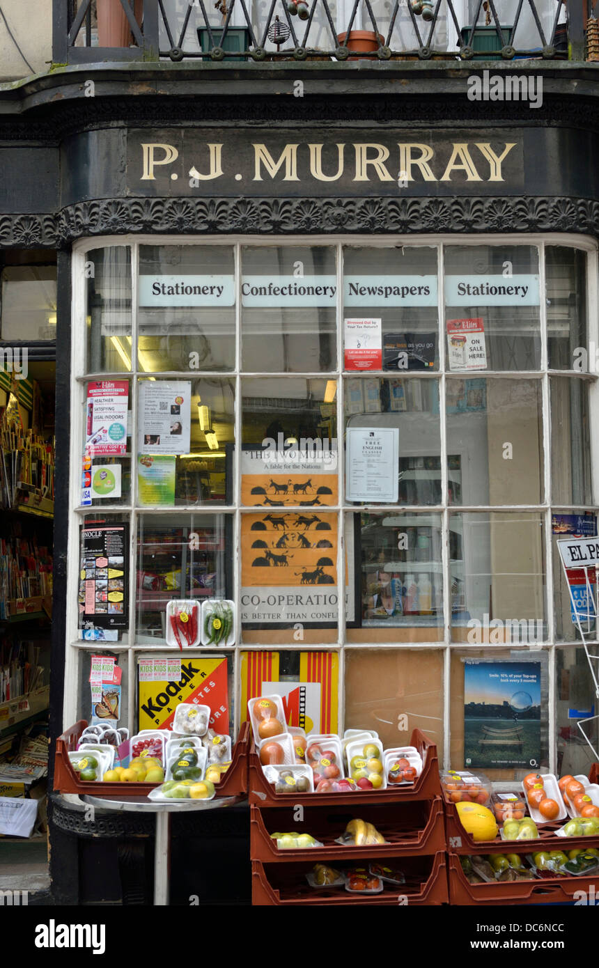 Old uk newsagent hi-res stock photography and images - Alamy