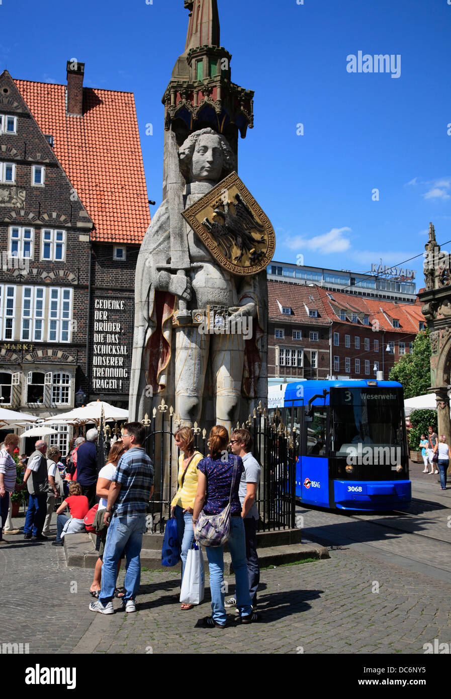 Knight Roland statue at Market Square, Hanseatic City of Bremen ...