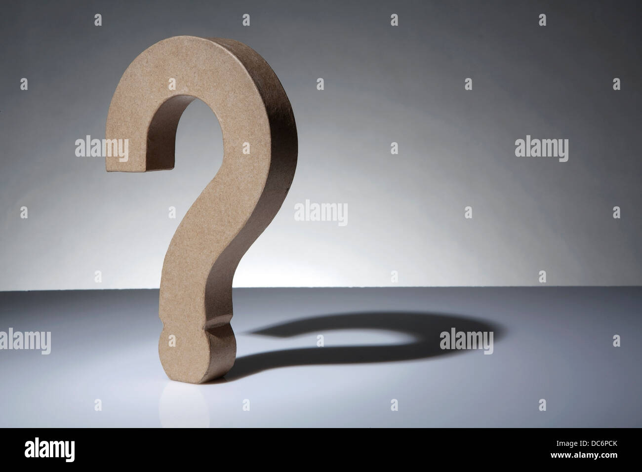 3d card board question mark symbol Stock Photo - Alamy