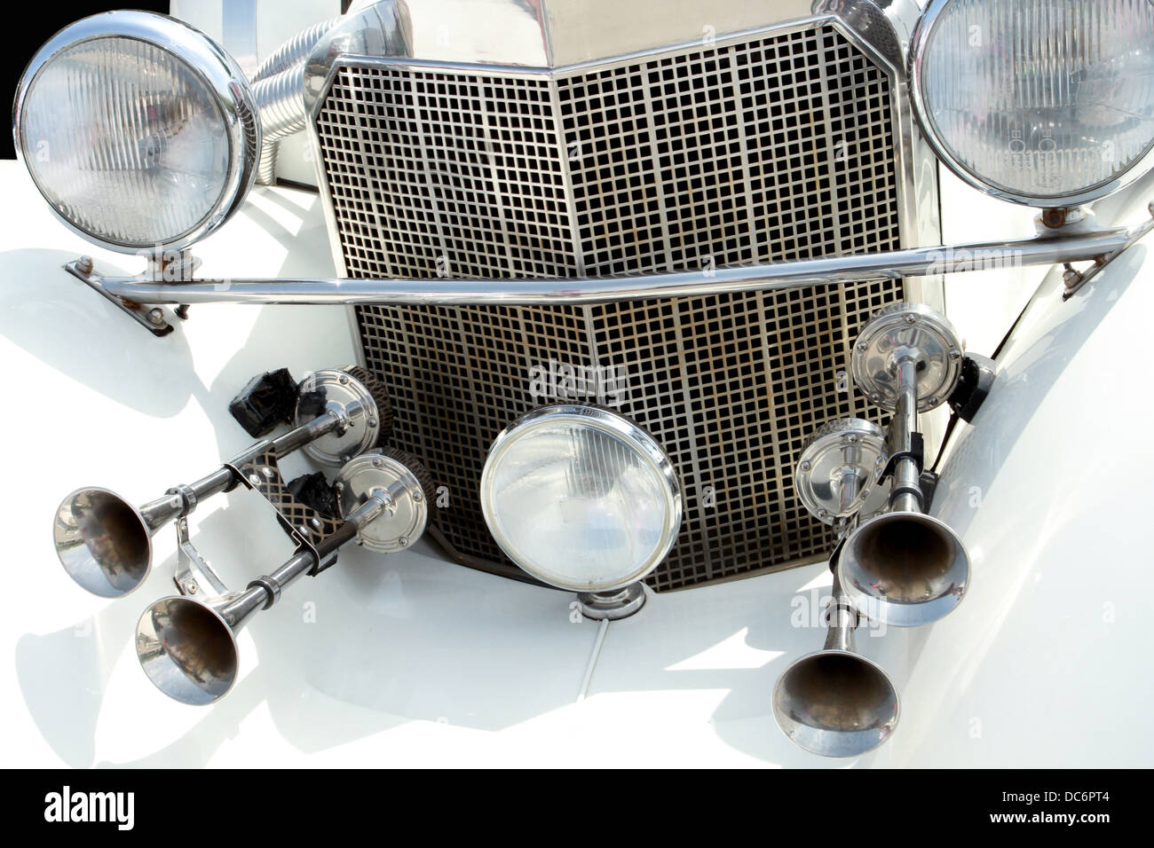 Car horns hi-res stock photography and images - Alamy