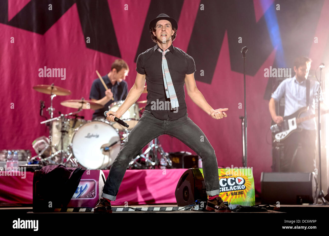 Paul smith singer hi-res stock photography and images - Alamy