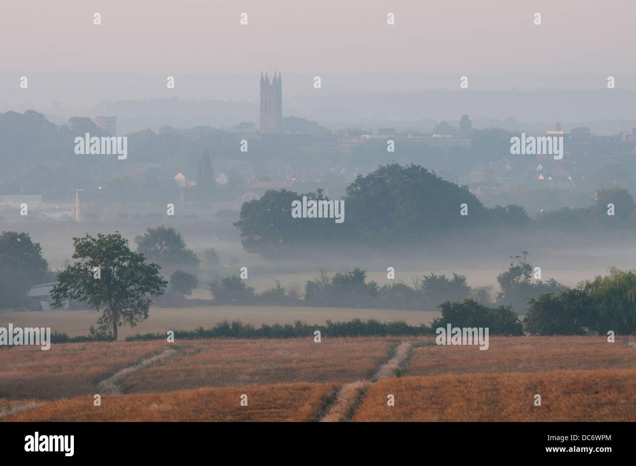Atmospheric landscape uk hi-res stock photography and images - Alamy