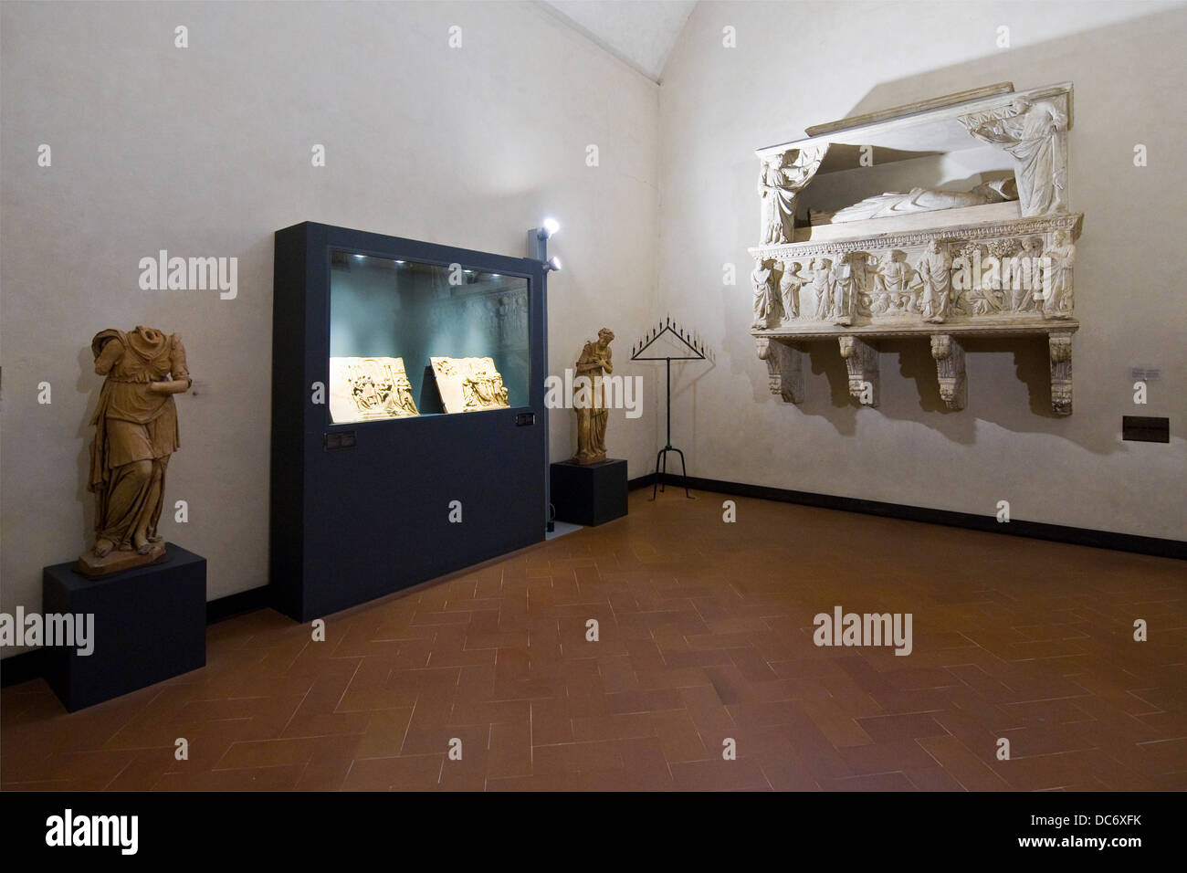 Opera di santa croce hi-res stock photography and images - Alamy