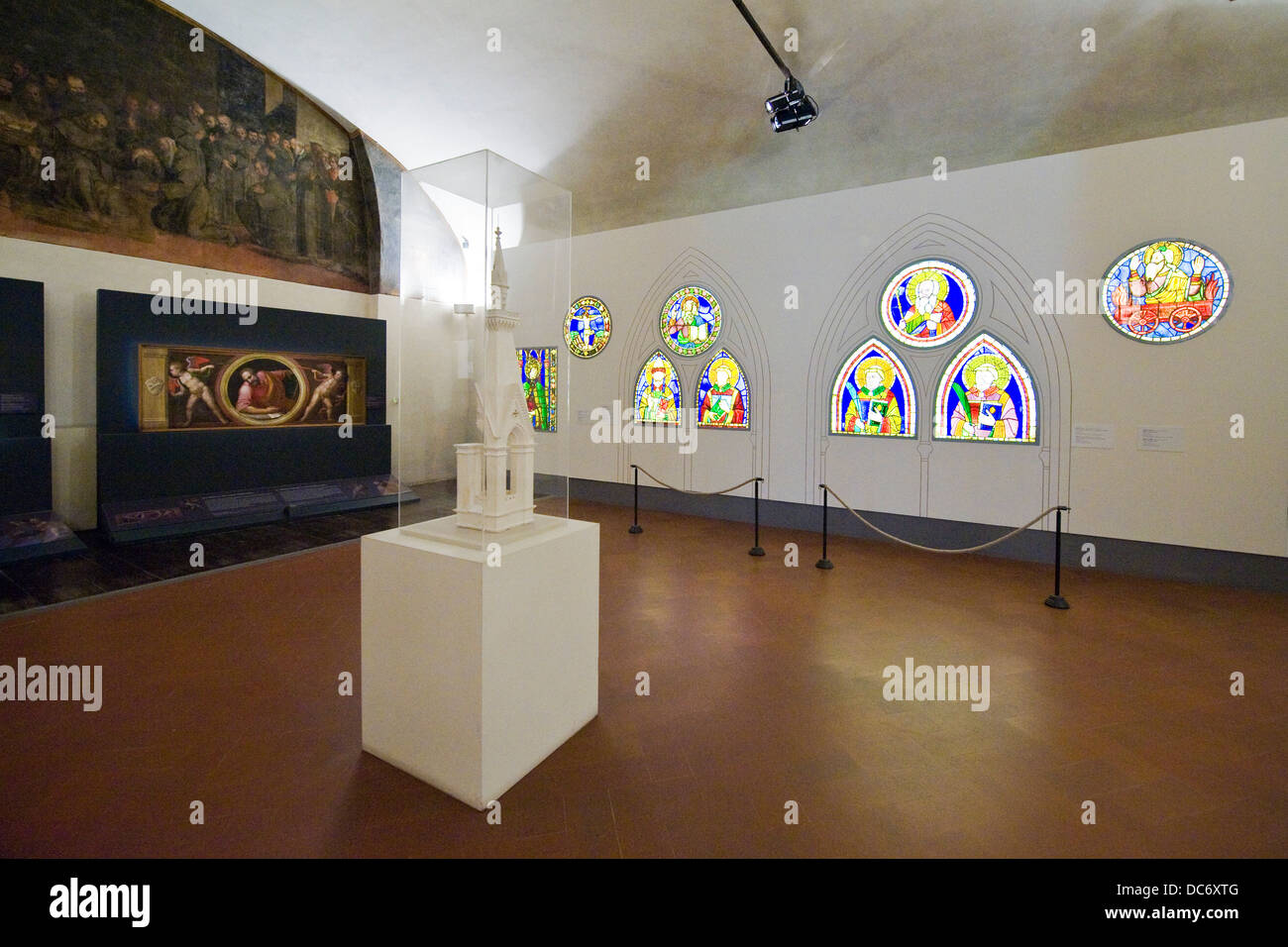 Opera santa croce museum hi-res stock photography and images - Alamy