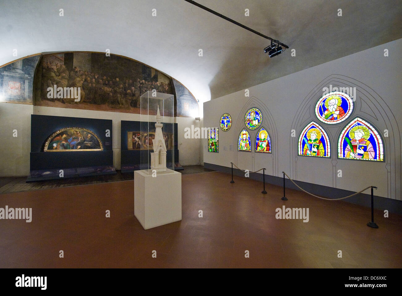 Opera santa croce museum hi-res stock photography and images - Alamy