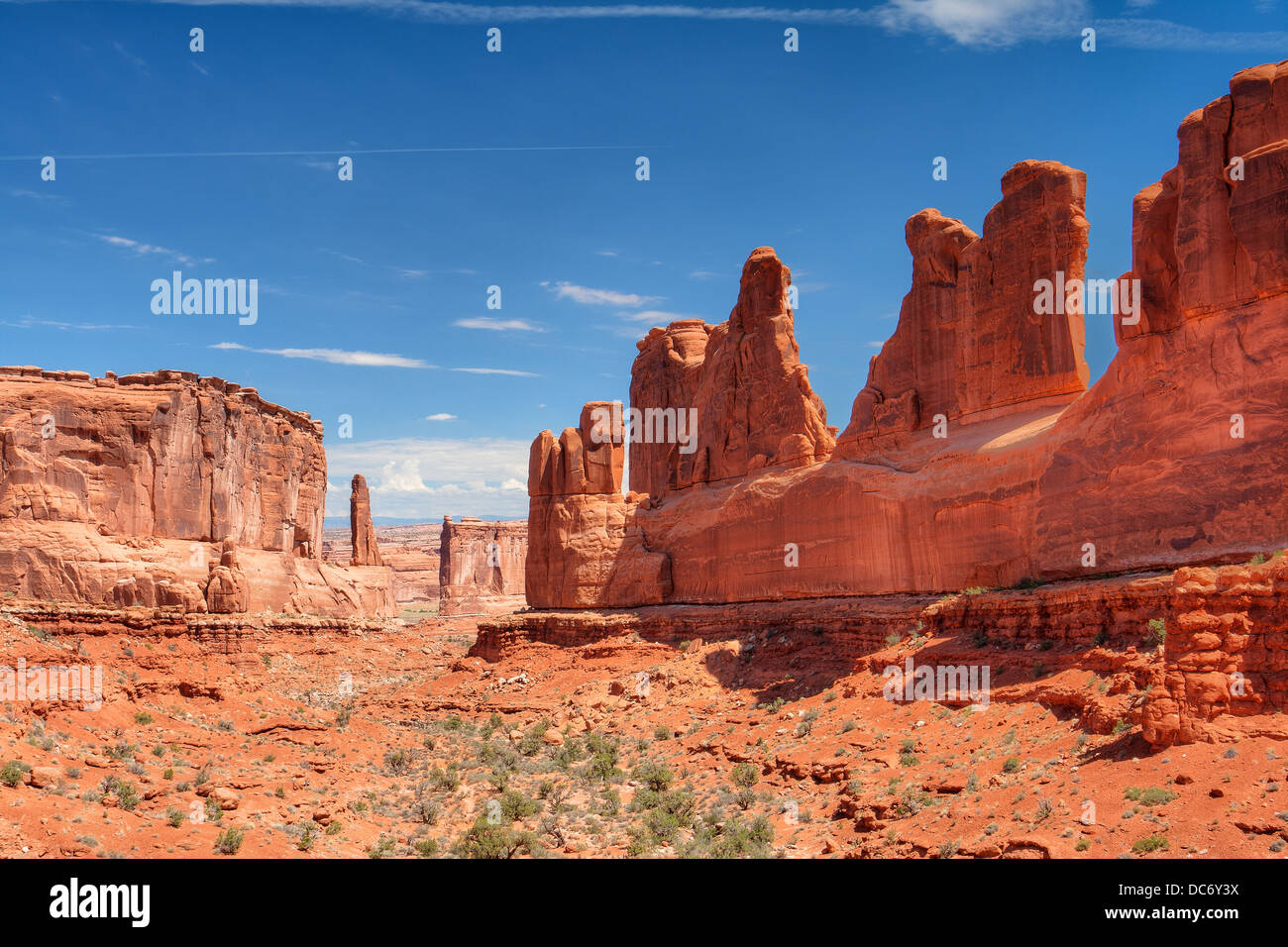 Scenes from famous arches hi-res stock photography and images - Alamy