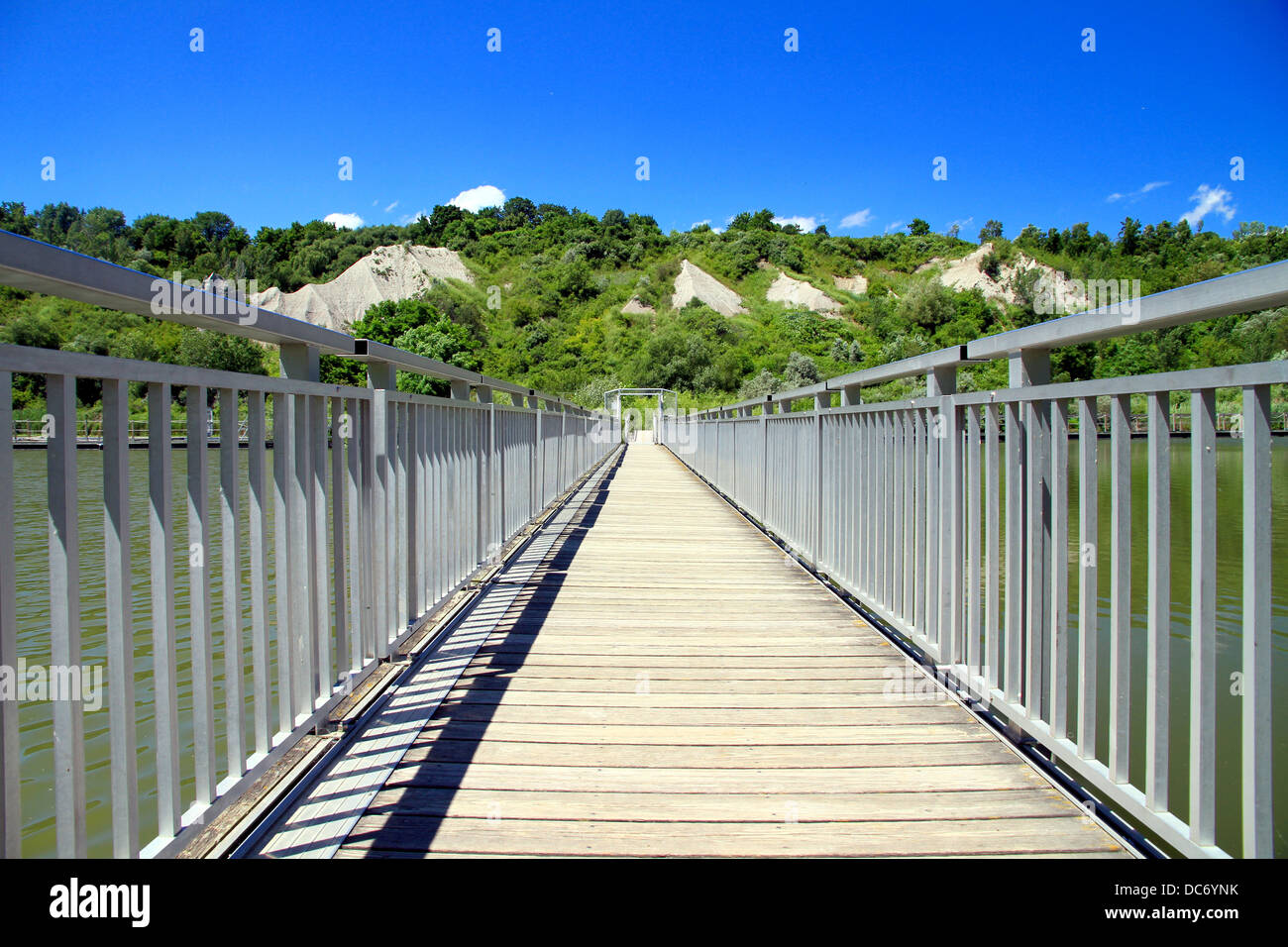Bridge walk hi-res stock photography and images - Alamy