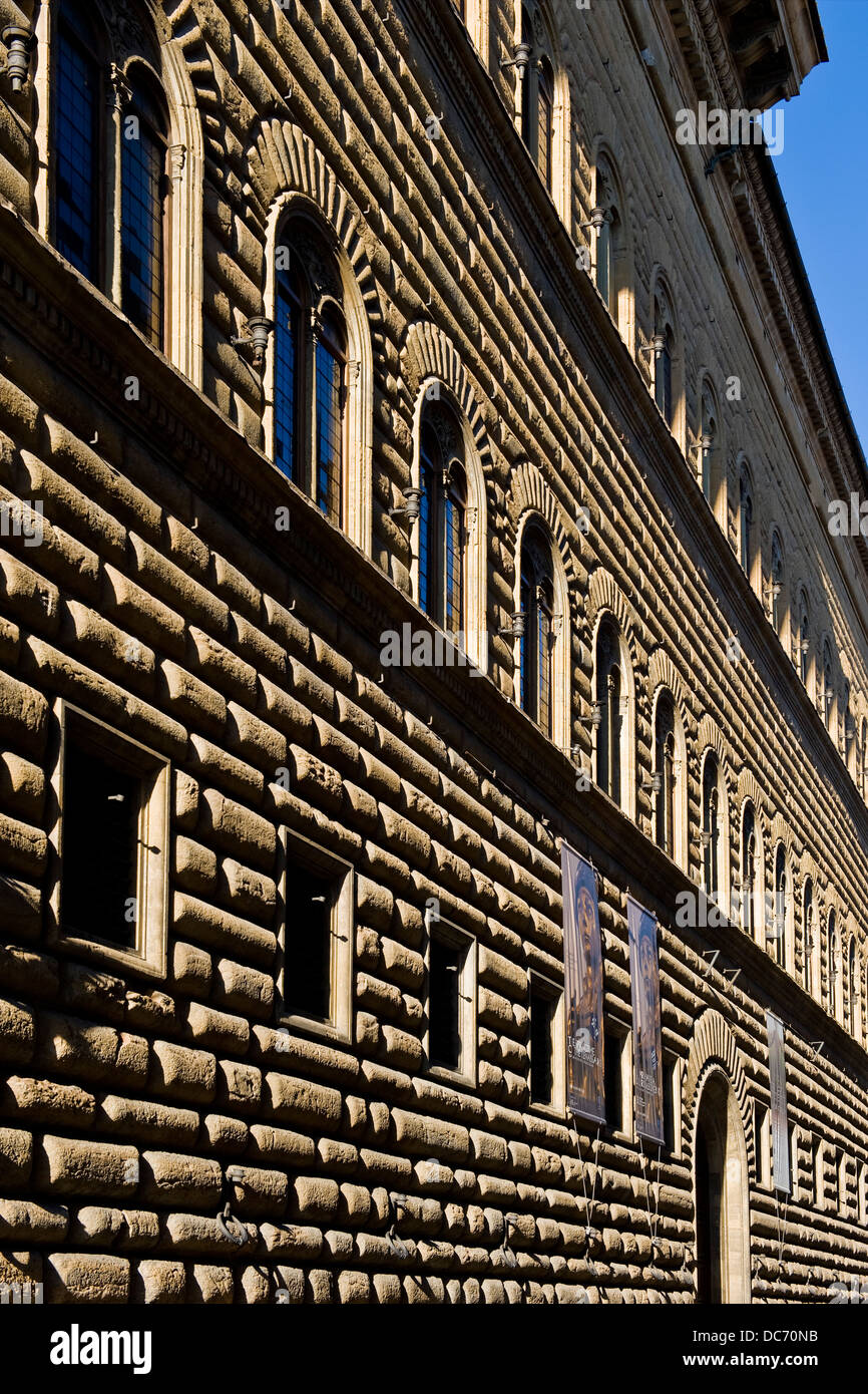 Palazzo strozzi florence hi-res stock photography and images - Alamy