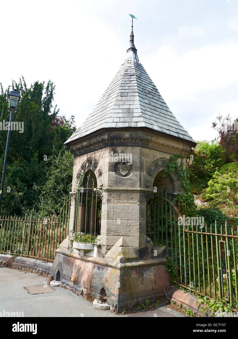 Fountain at Grosvenor park in Chester Cheshire UK Stock Photo - Alamy