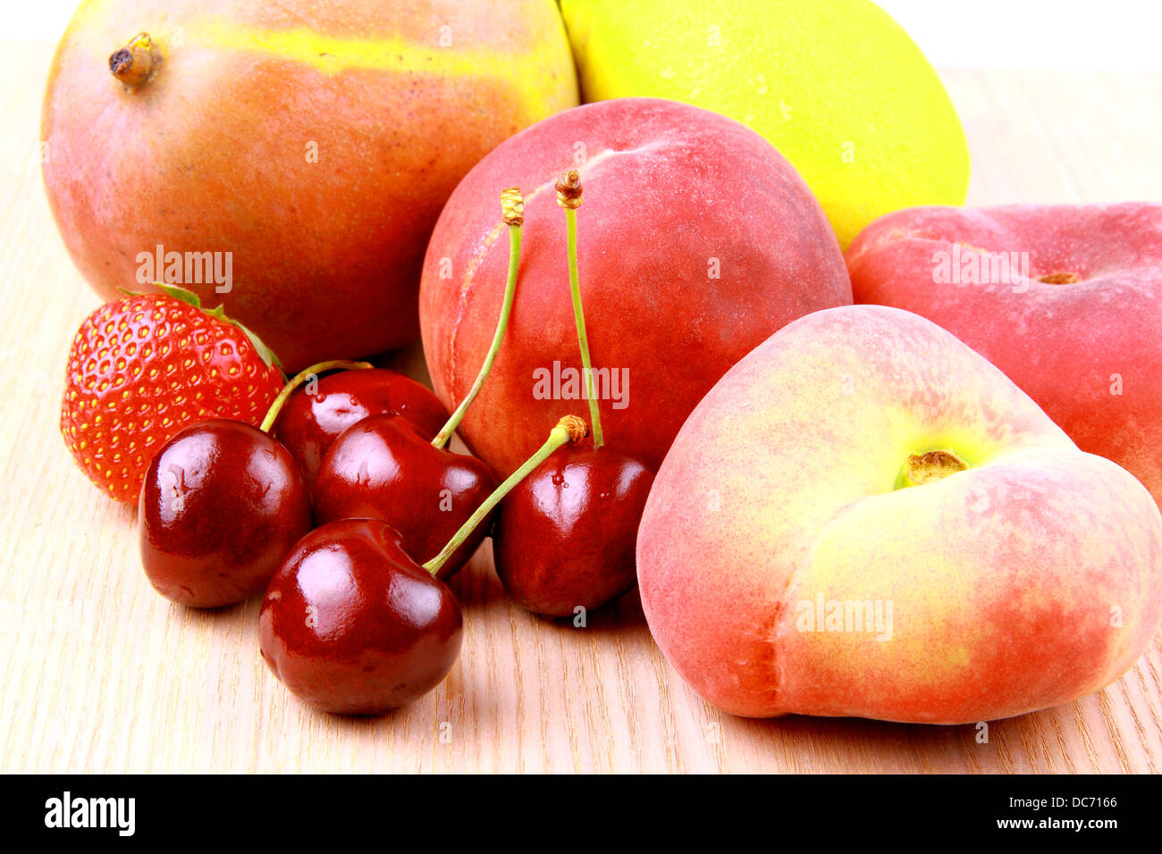 Strawberries and mango hi-res stock photography and images - Alamy