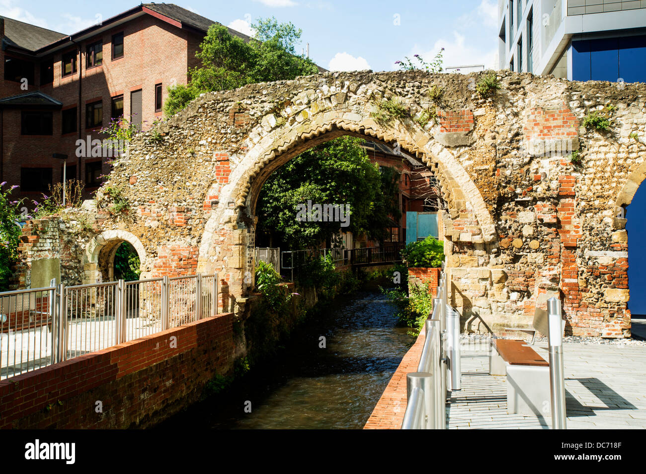 Medieval arch hi-res stock photography and images - Alamy