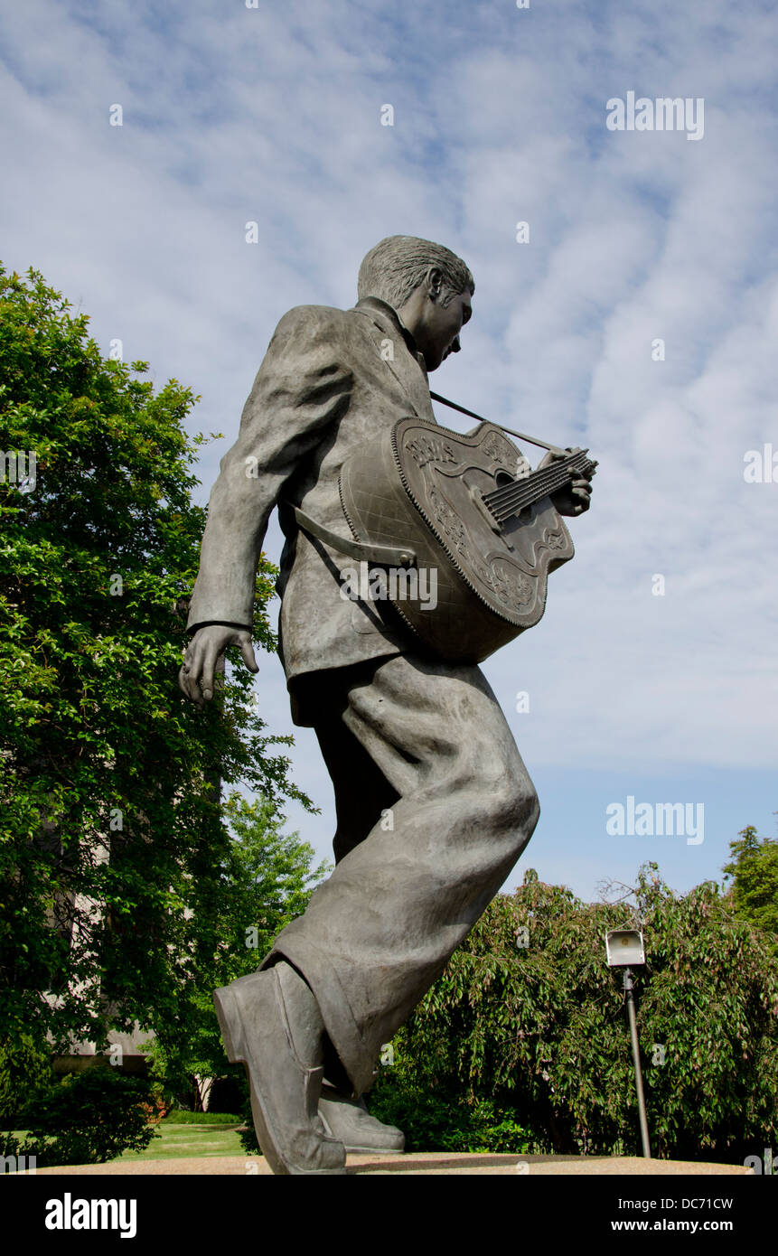 Tennessee, Memphis. Downtown Memphis, statue of Elvis in Elvis Presley ...