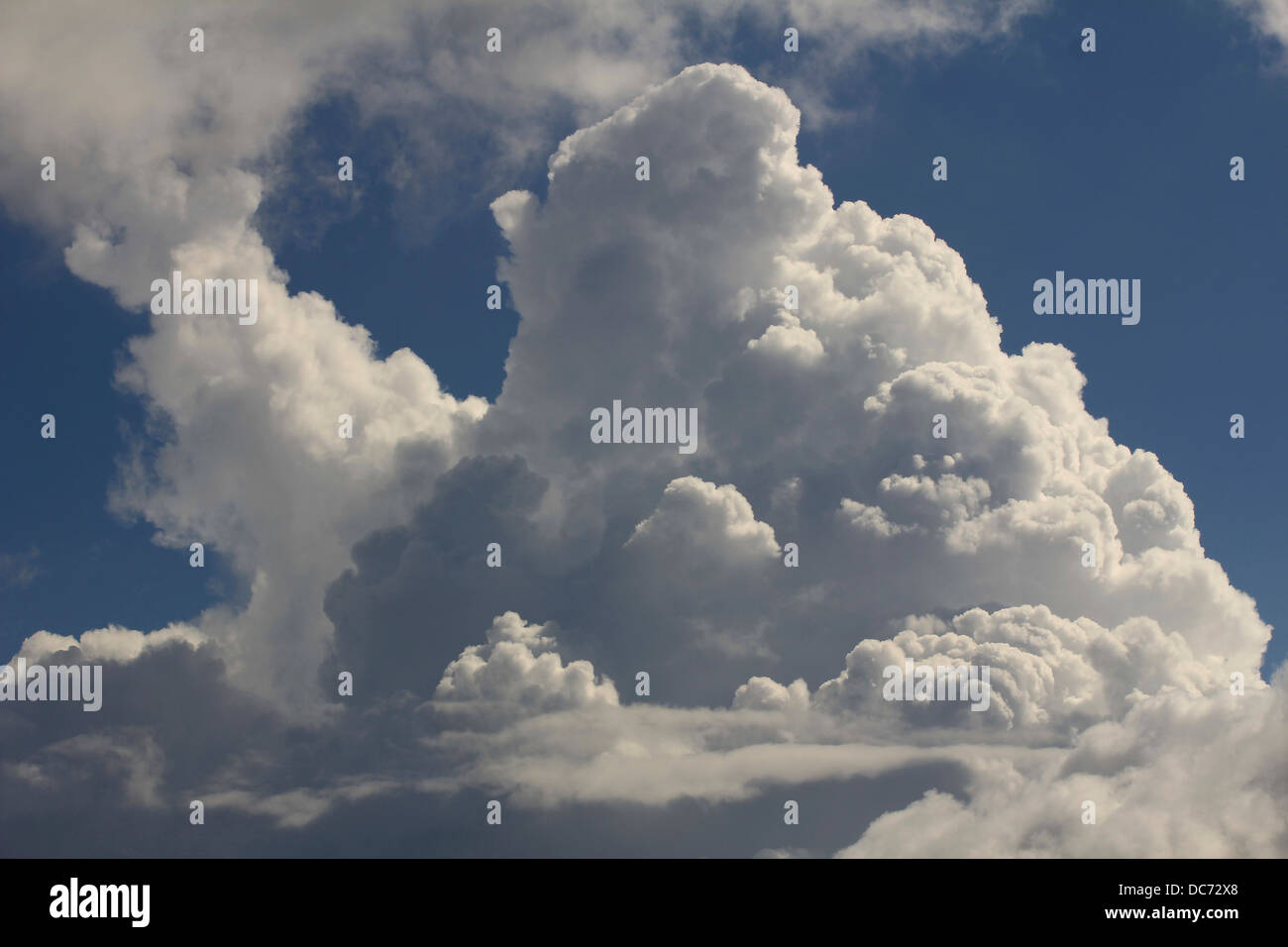 Shape clouds hi-res stock photography and images - Alamy