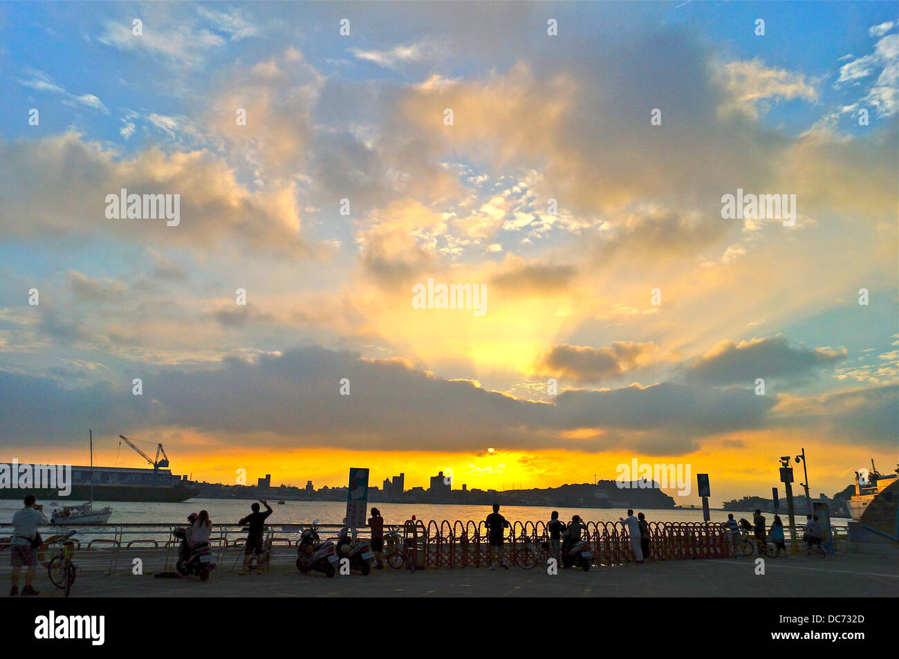 Crowd hanging around in tourist attraction at dusk in Taiwan Stock ...