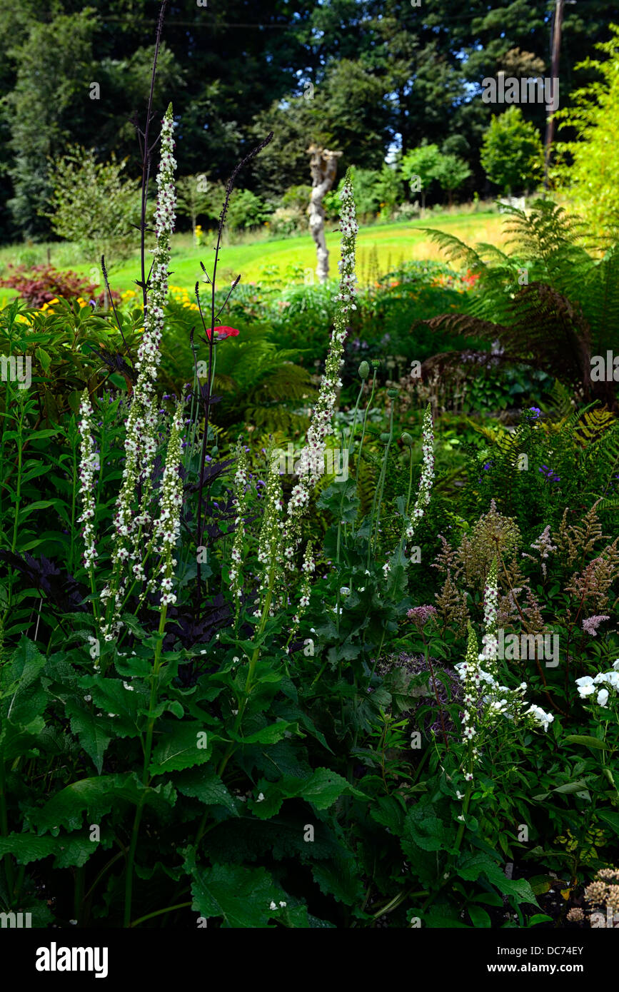 Informal flower borders hi-res stock photography and images - Alamy