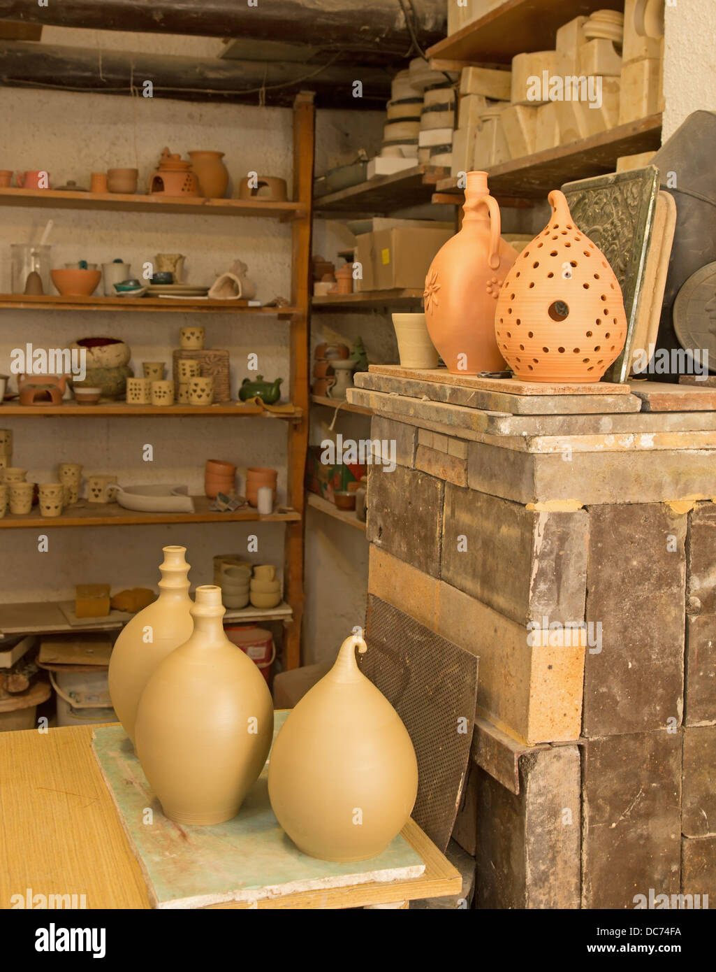 pottery work room Stock Photo - Alamy