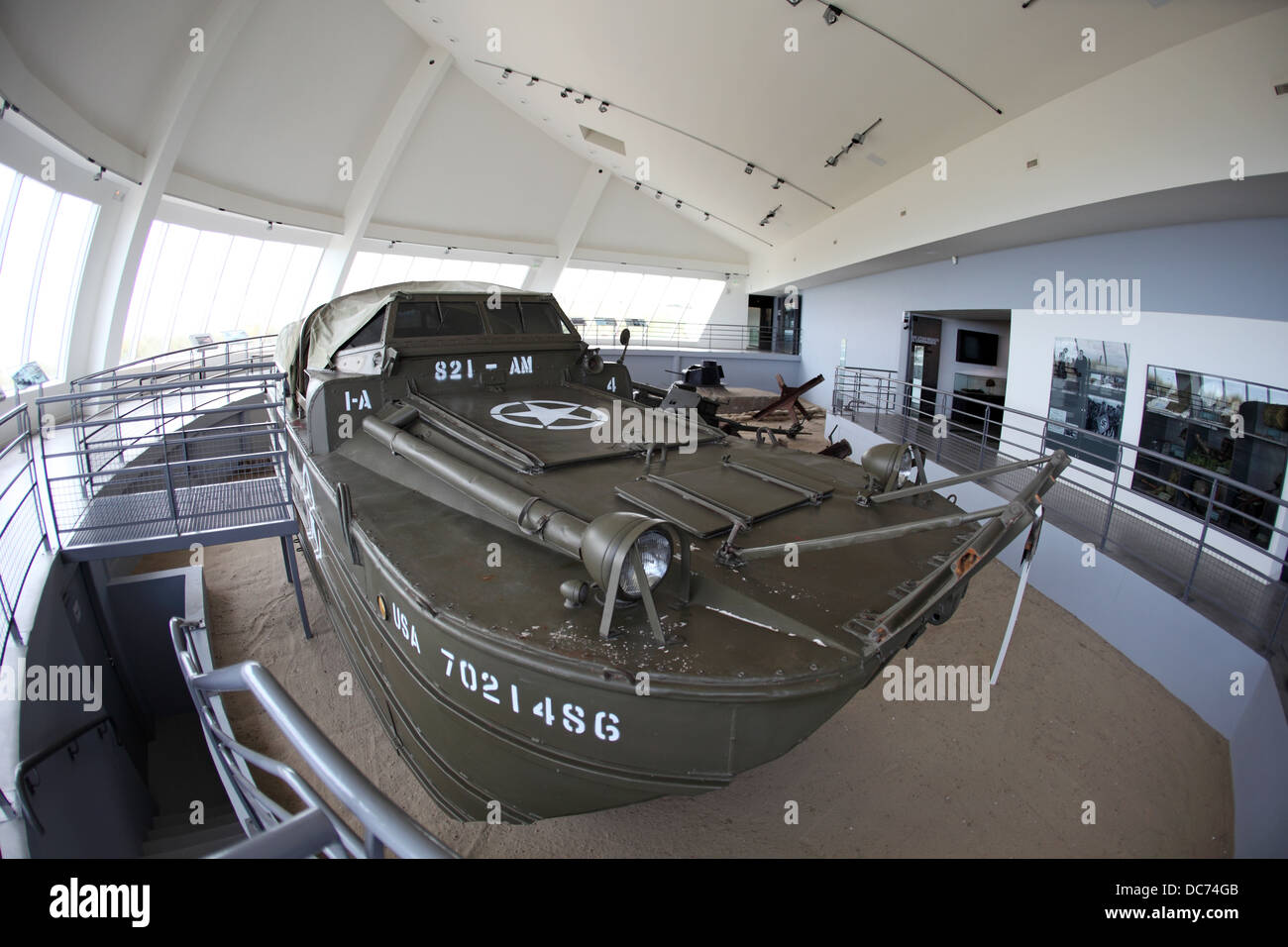 Wwii amphibious landing craft hi-res stock photography and images - Alamy