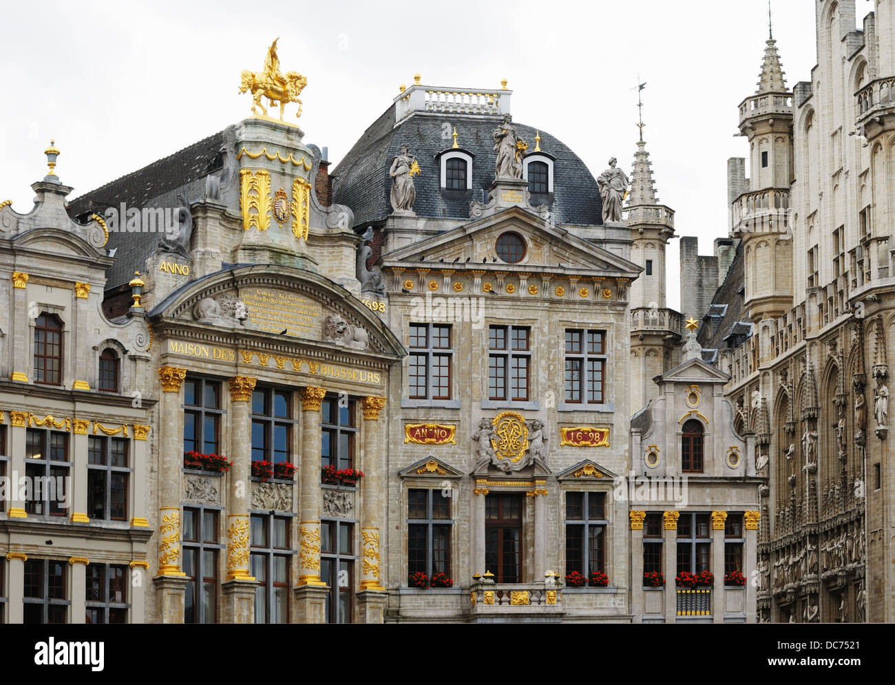 Medieval guild symbols hi-res stock photography and images - Alamy