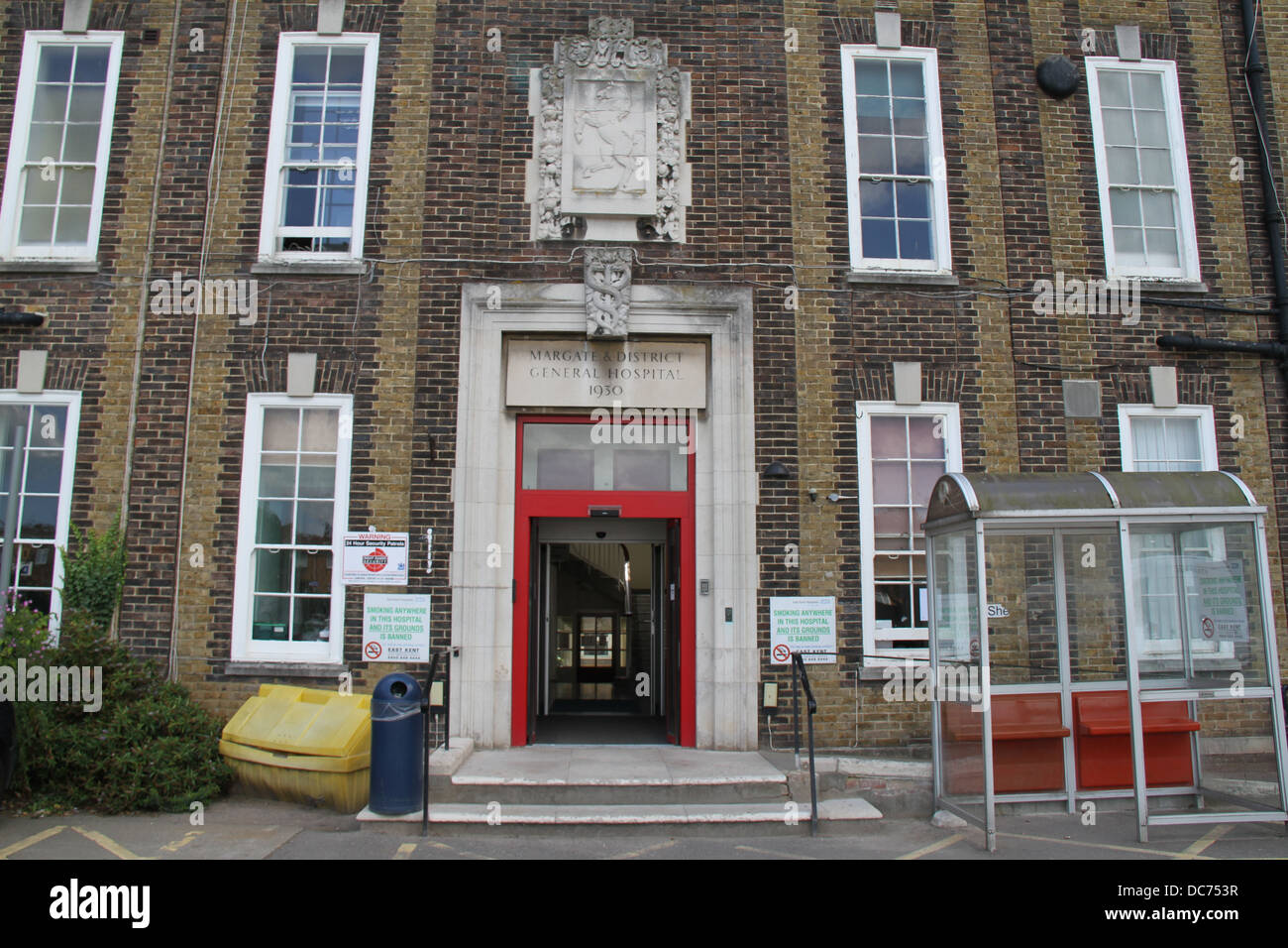 Queen elizabeth queen mother hospital hi-res stock photography and images - Alamy