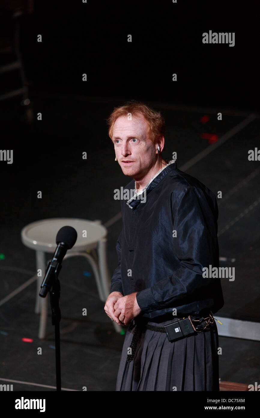 Hamlet on stage at lyceum theater in edinburgh hi-res stock photography ...