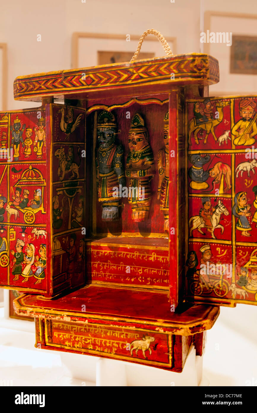 Storyteller sculpture hi-res stock photography and images - Alamy