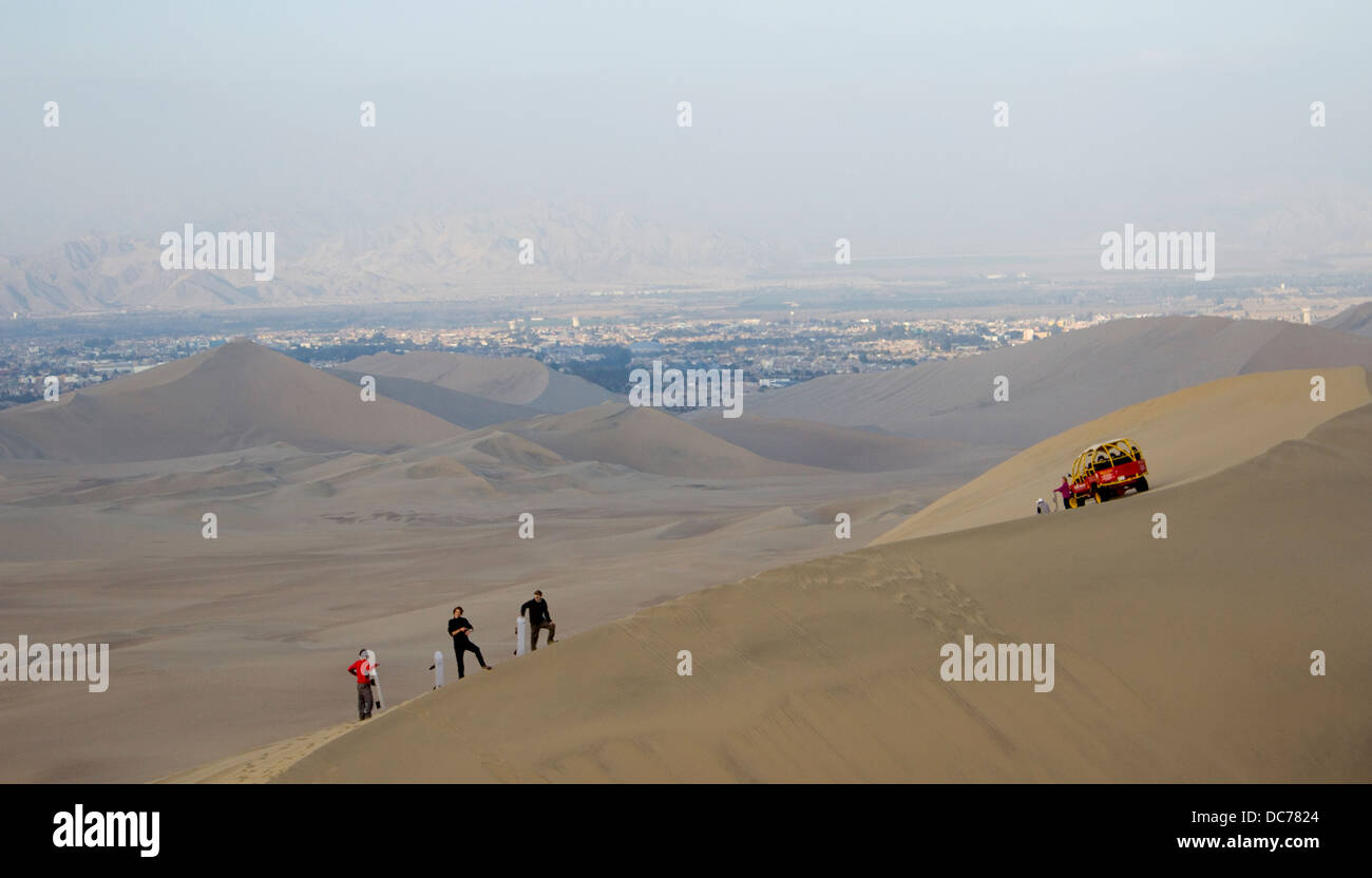 Huacachina, Peru desert oasis Stock Photo - Alamy