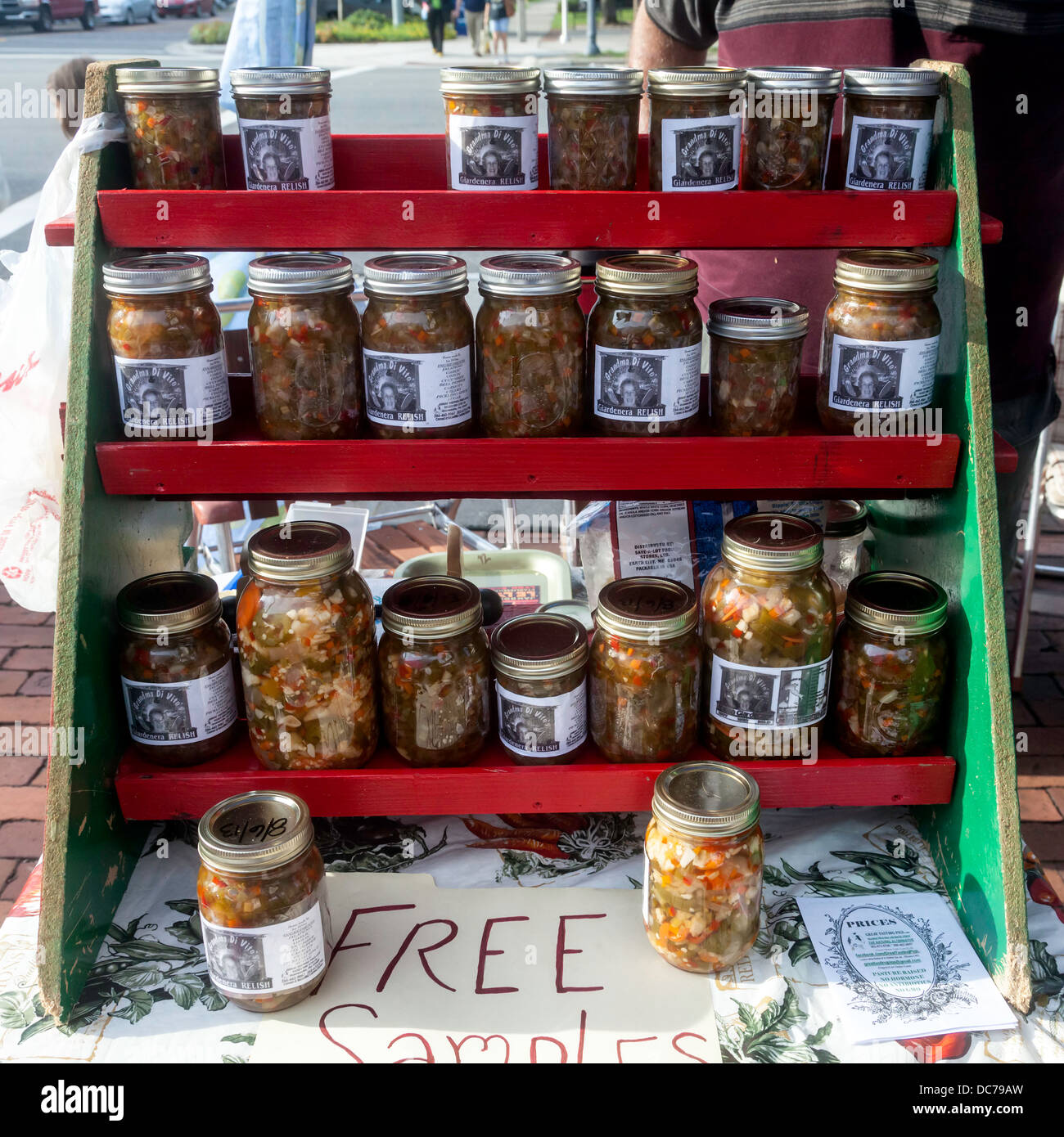 Free food samples hi-res stock photography and images - Alamy