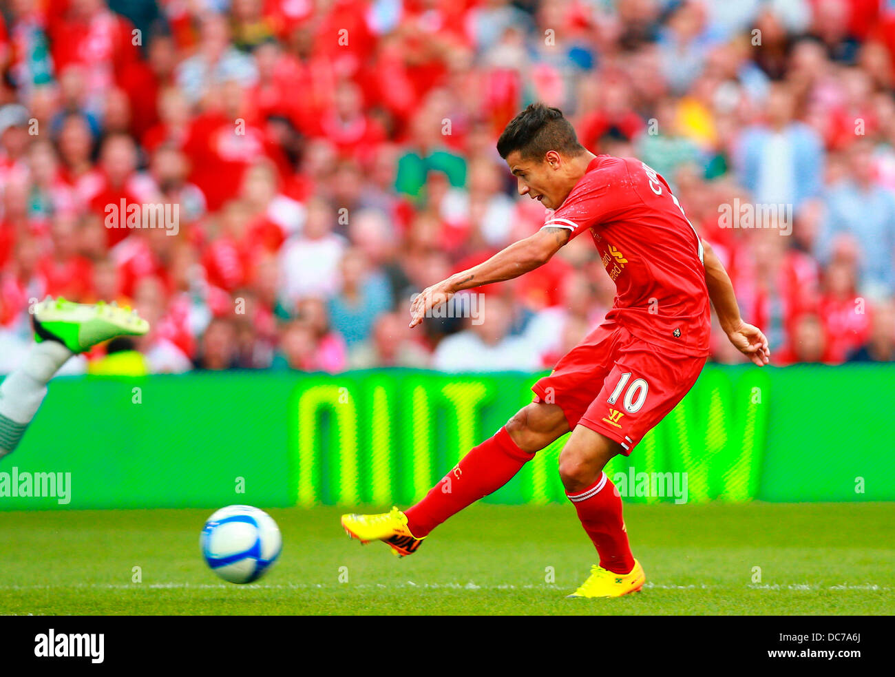 Liverpool fc philippe coutinho hi-res stock photography and images - Alamy
