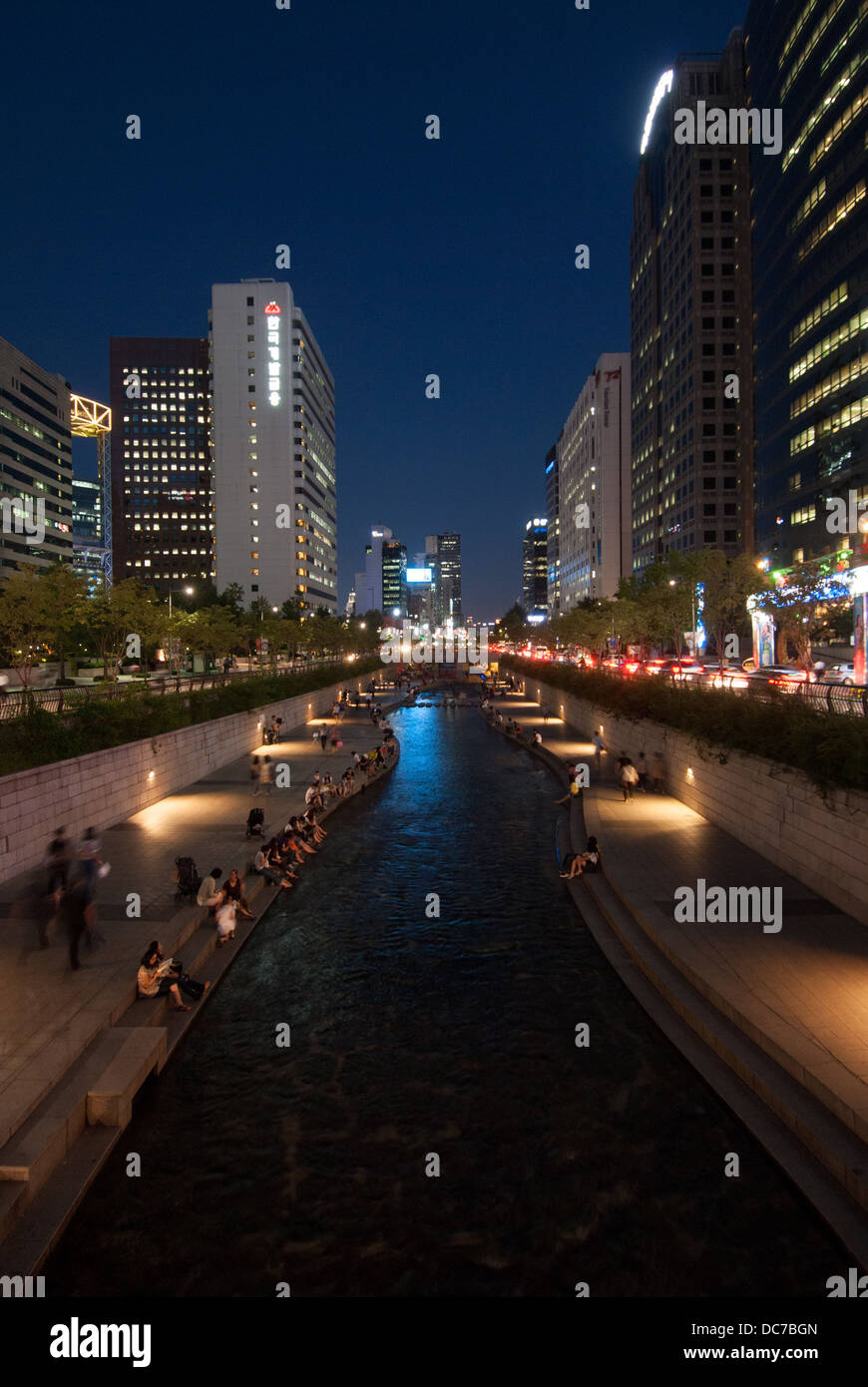 Cheonggye Stream or Cheonggyecheon runs through central Seoul, South ...