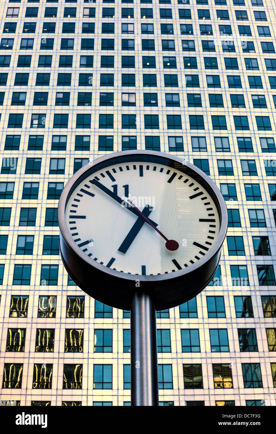 Financial district clock hi-res stock photography and images - Alamy