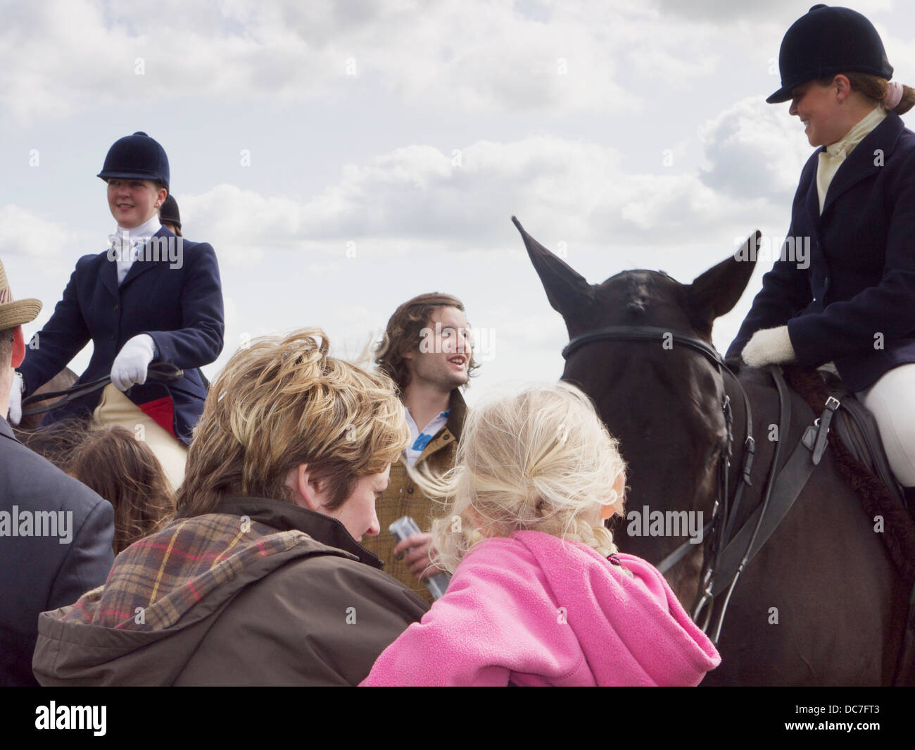 Horse riders talking hi-res stock photography and images - Alamy