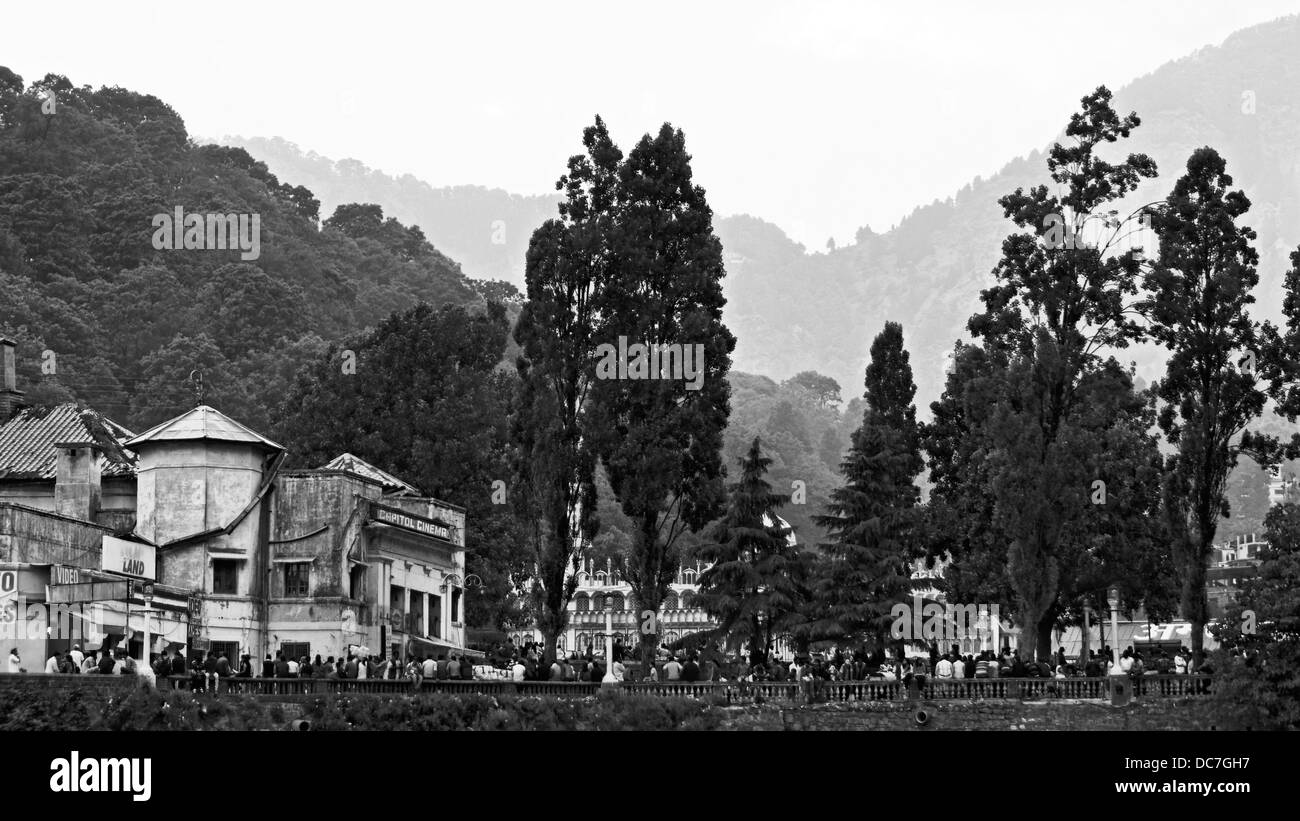 Road view building from Black and White Stock Photos & Images - Alamy