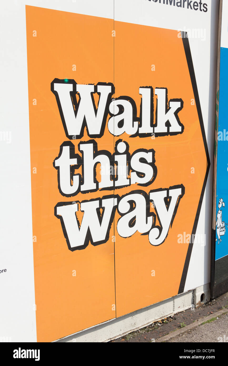 Pedestrians walk sign hi-res stock photography and images - Alamy